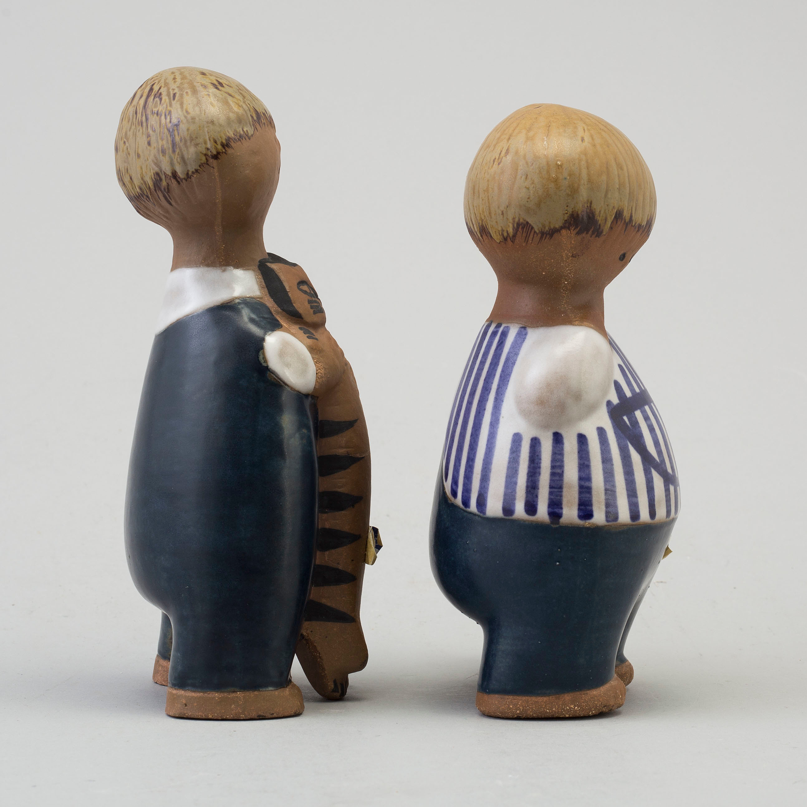 LISA LARSON, figuriner, 2 st, stengods, Gustavsberg. - Bukowskis