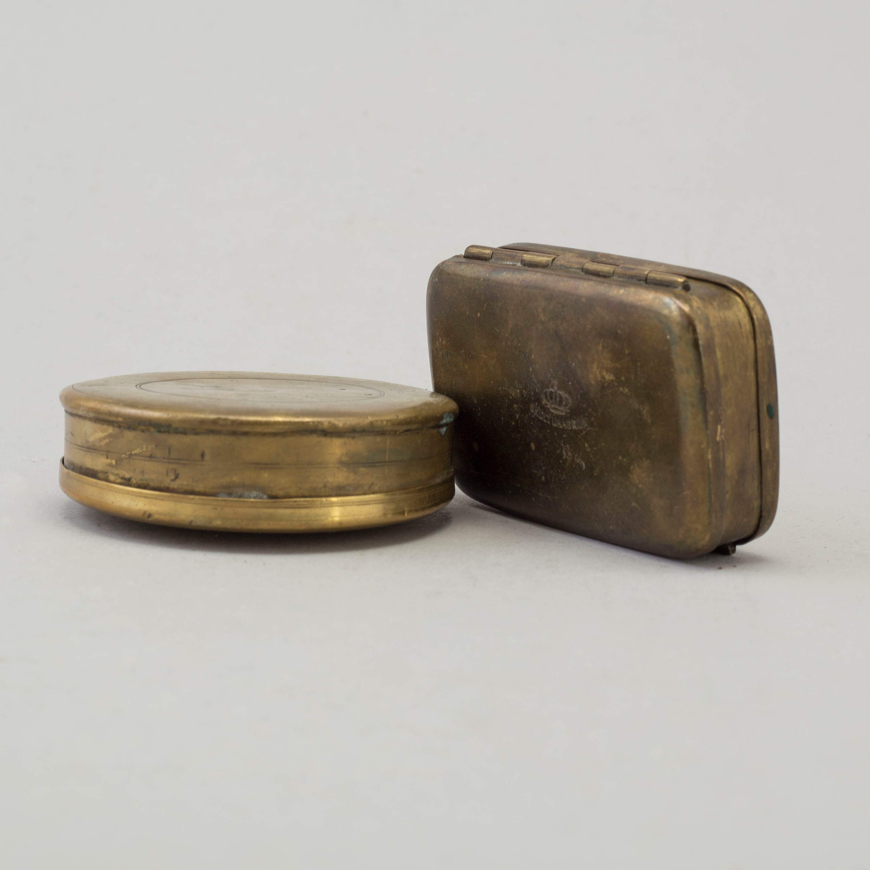 Two small 19th century brass boxes. - Bukowskis