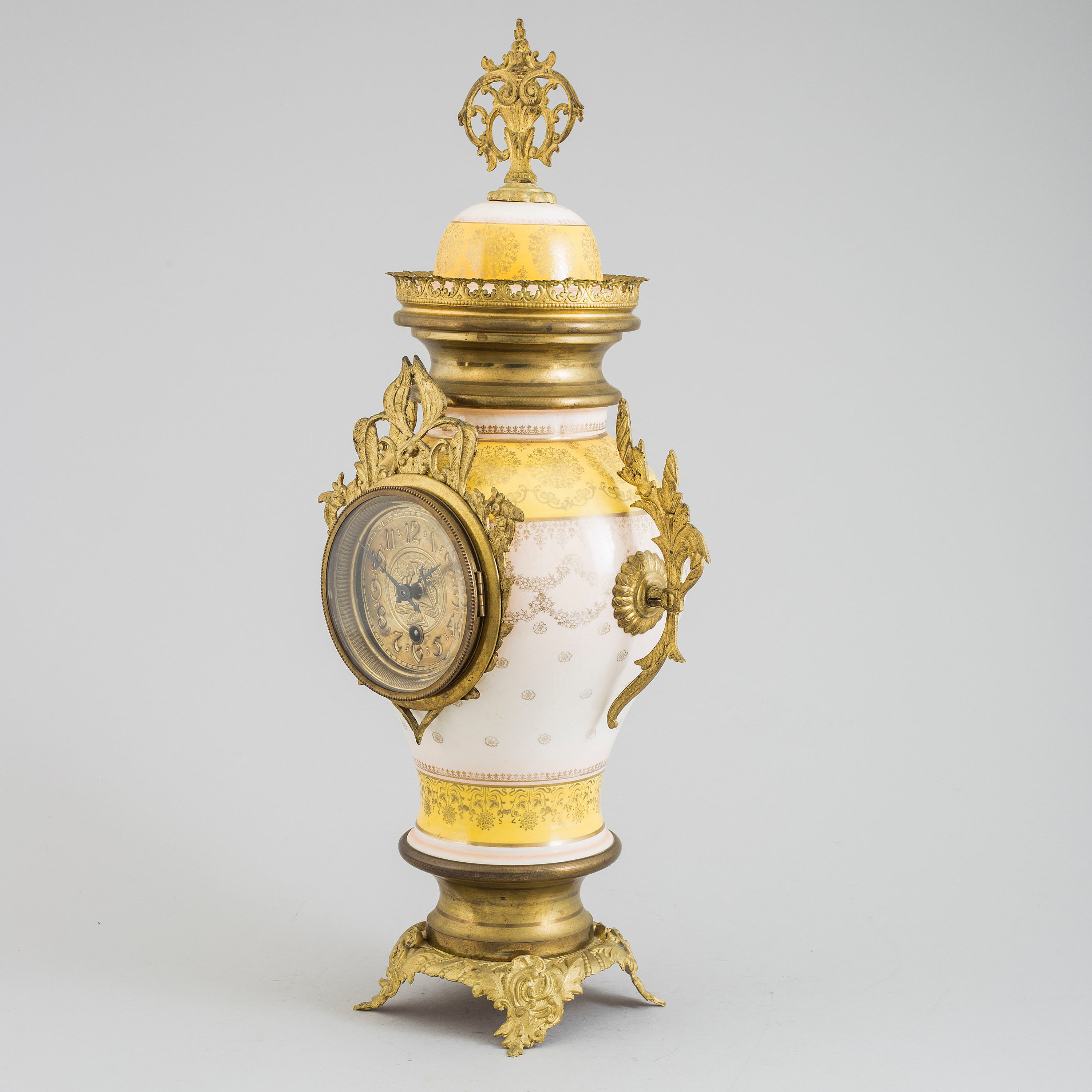 A TABLE CLOCK, early 20th century. - Bukowskis