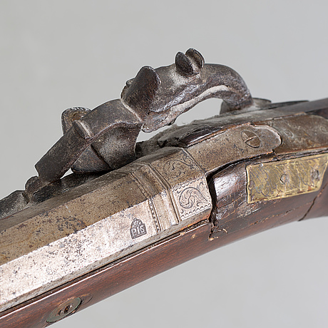 A snaplock rifle, 17th century. - Bukowskis