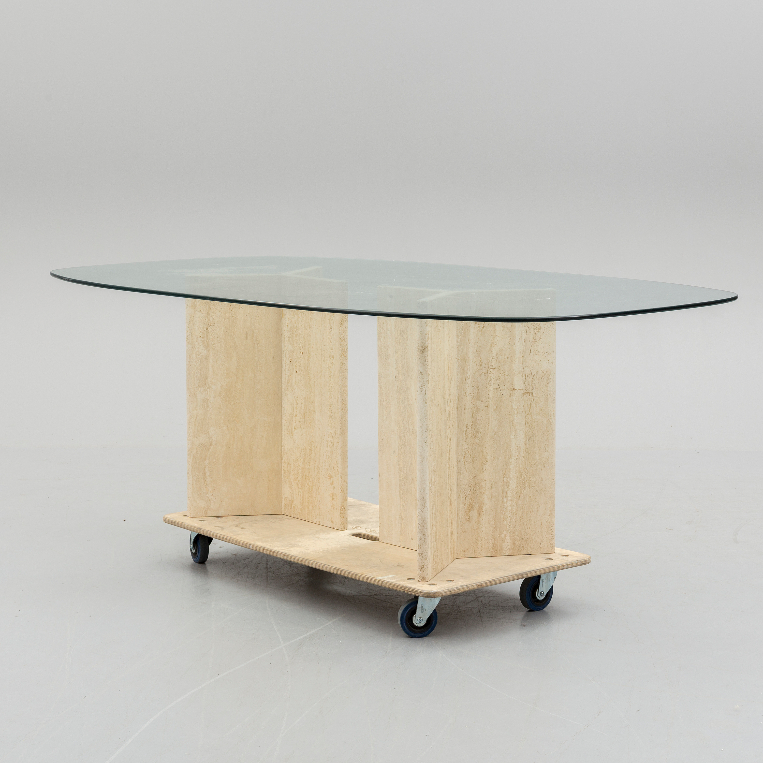 A circa 2000 dining table. - Bukowskis