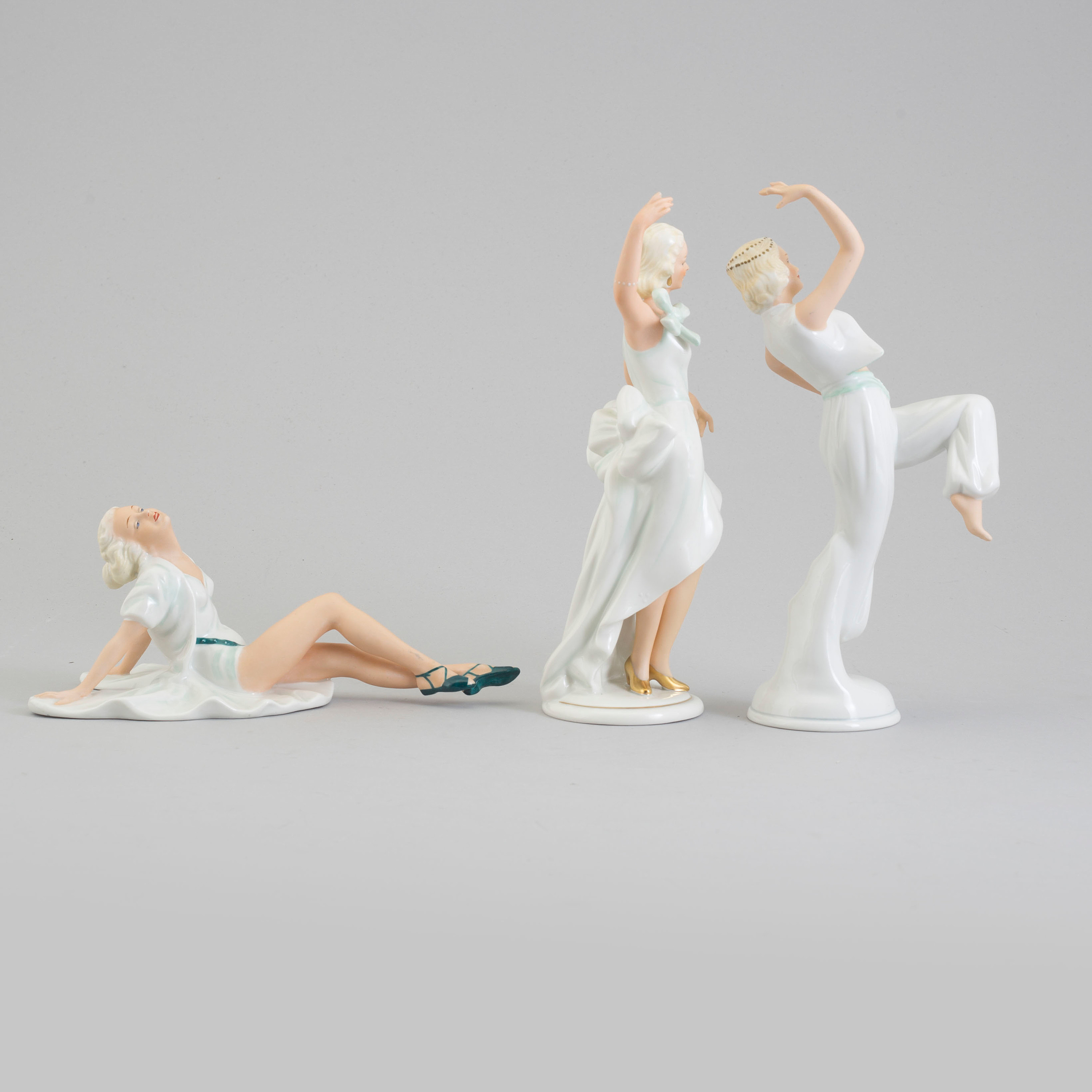 3 porcelain figurines from Schaubach kunst Germany. - Bukowskis