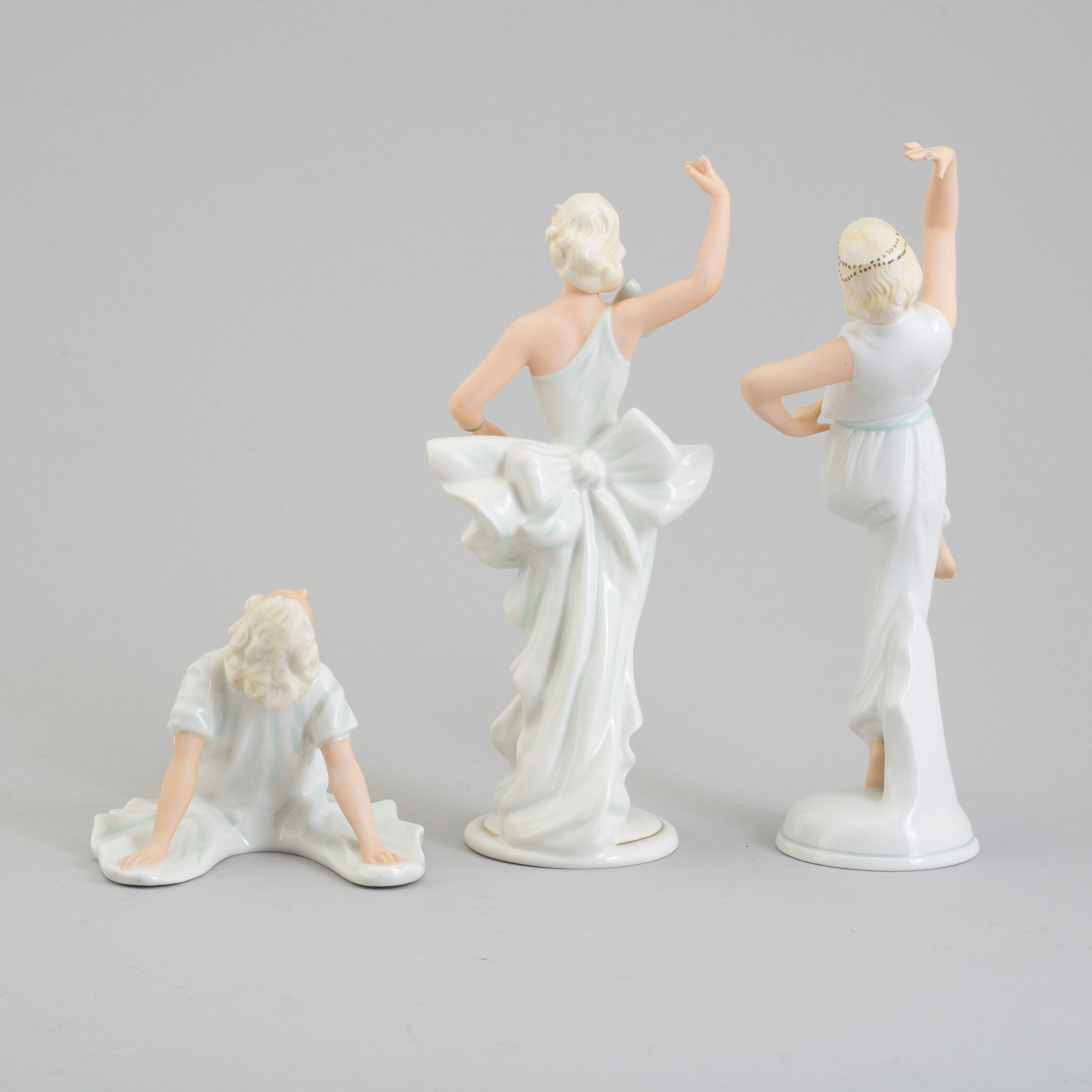 3 porcelain figurines from Schaubach kunst Germany. - Bukowskis