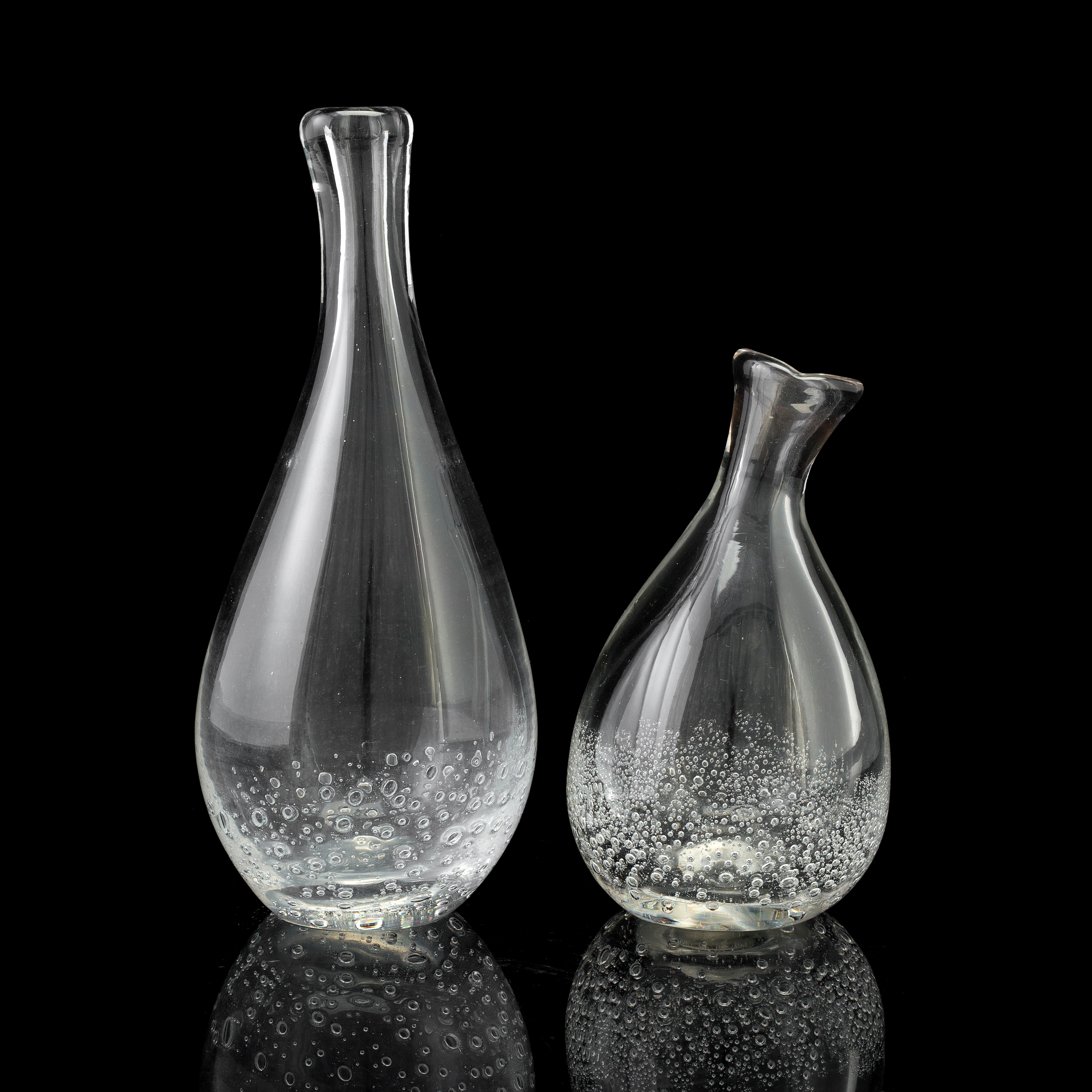 KAJ FRANCK, a pair of glass vases from Iittala, Finland. - Bukowskis