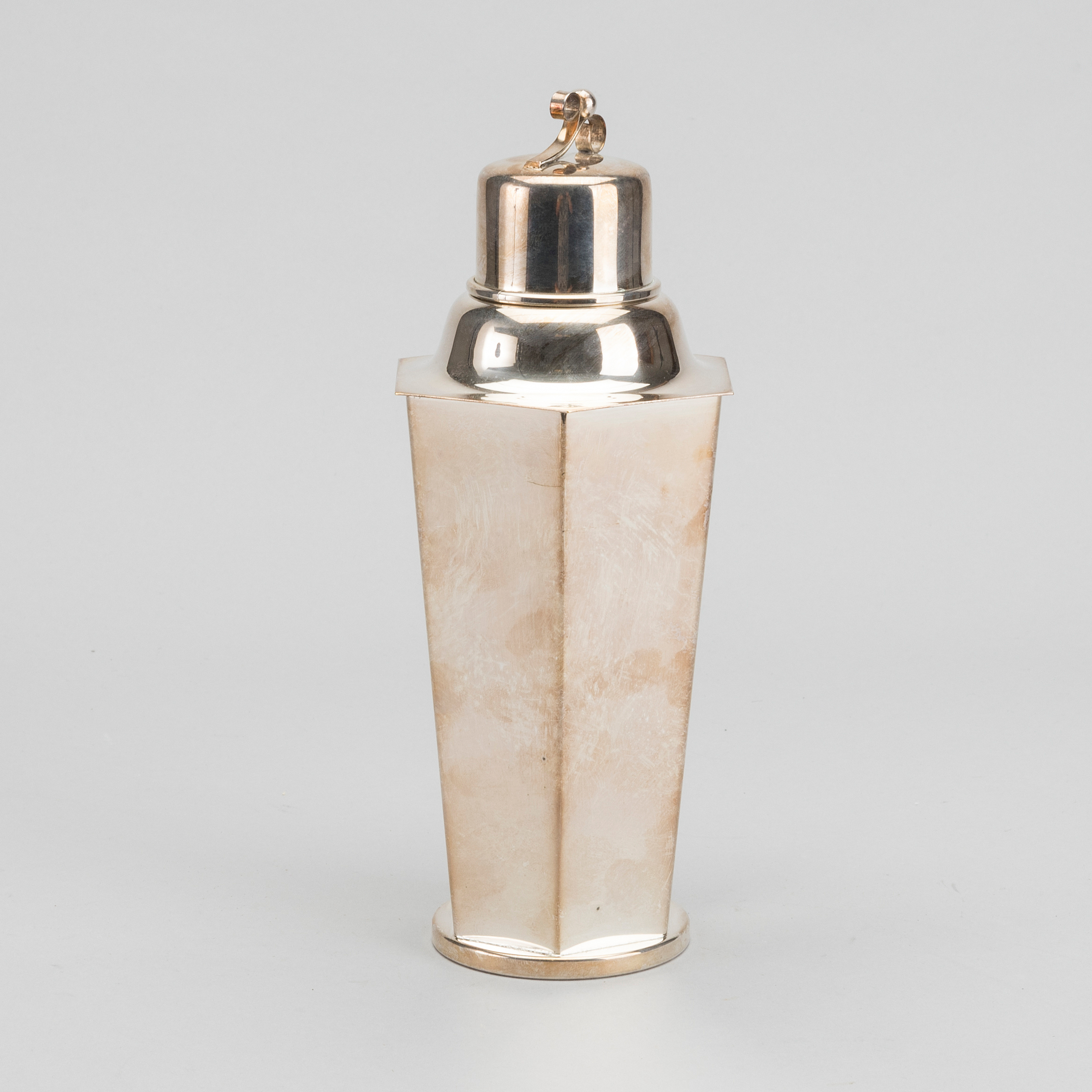 SHAKER 1900-talets första hälft nysilver. - Bukowskis