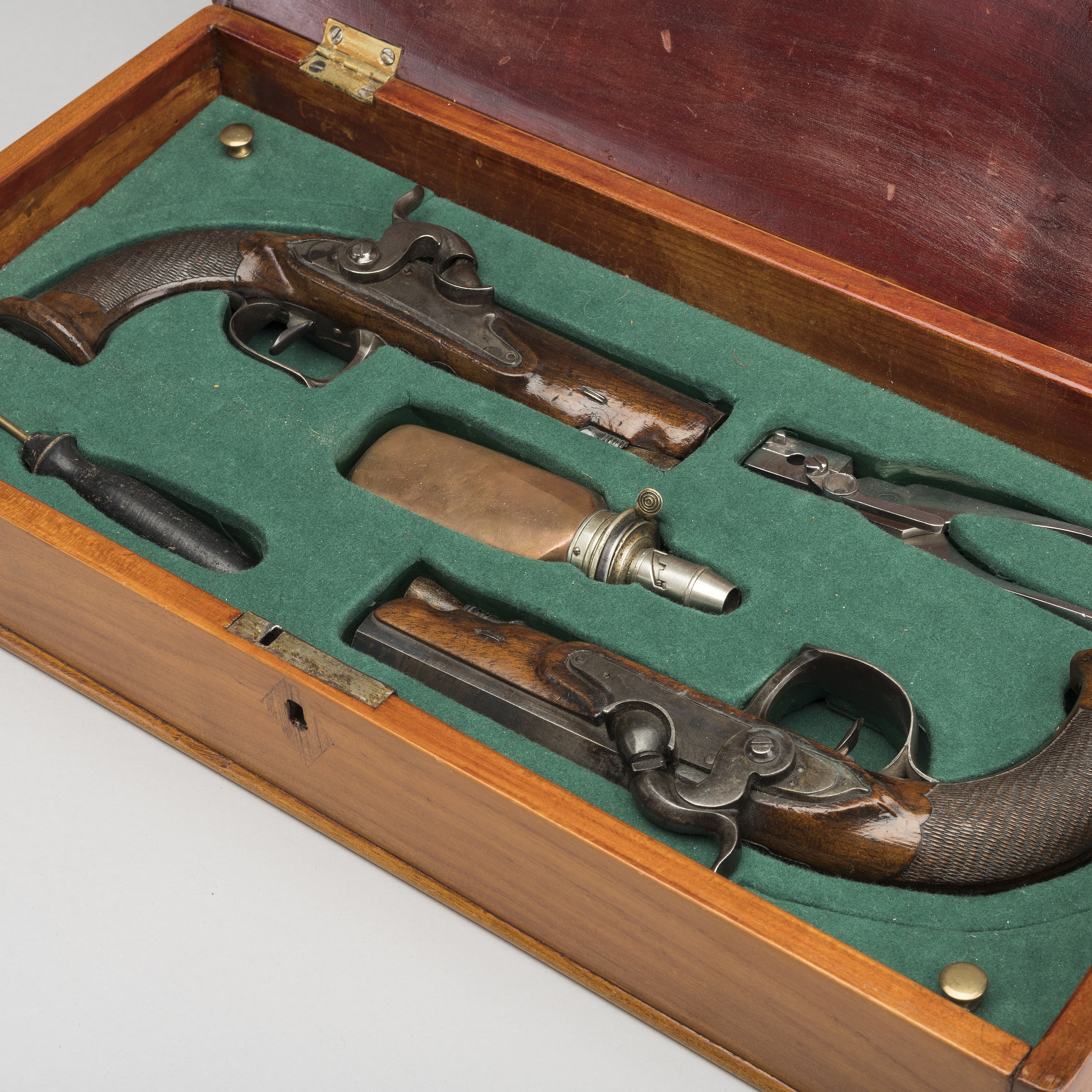 A PAIR OF BELGIAN CAPLOCK PISTOLS, later part of 19th century. - Bukowskis