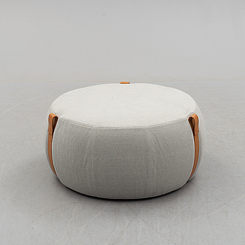 A "Notch" pouf by Johan Lindstén for LEMA 2015. - Bukowskis