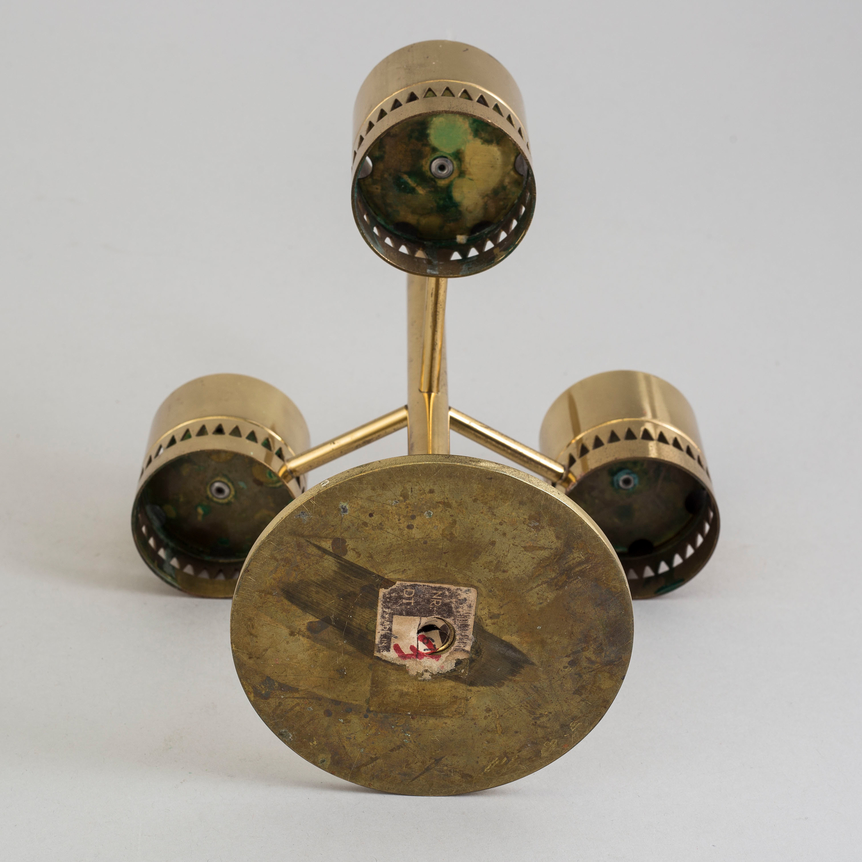 HANS-AGNE JAKOBSSON, ljuslykta, mässing och glas. - Bukowskis