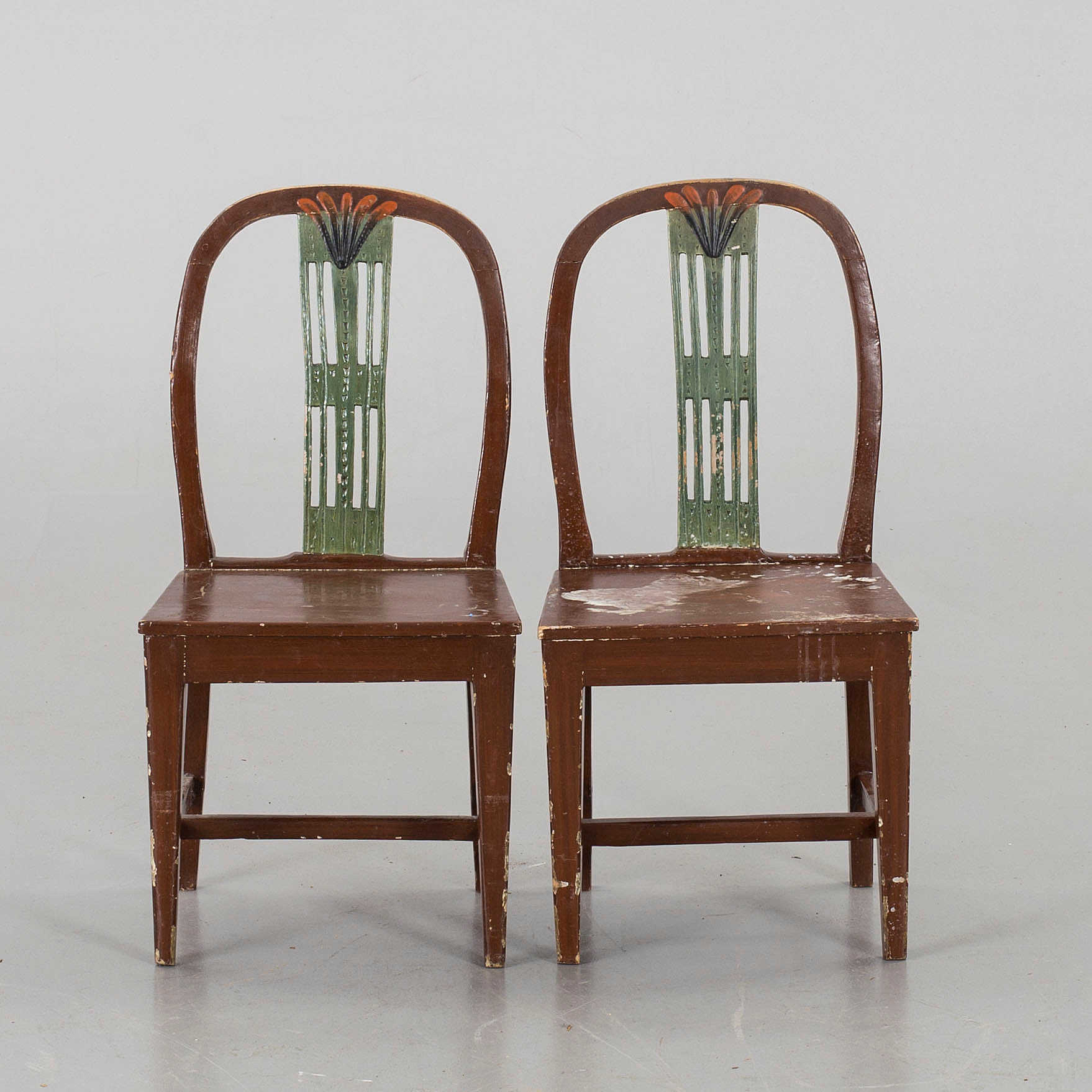 a pair of early 19th century chairs. - Bukowskis