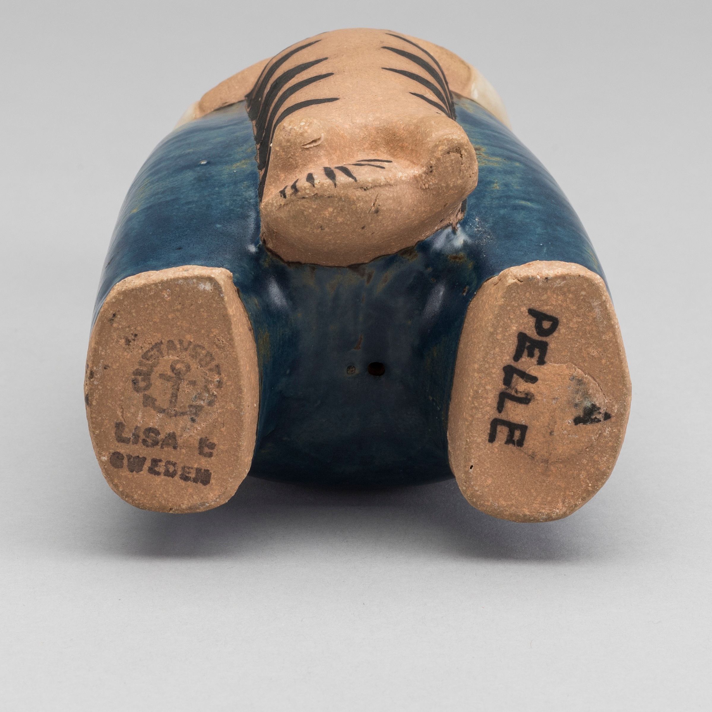 LISA LARSON, stengods, "Pelle", Gustavsberg. - Bukowskis