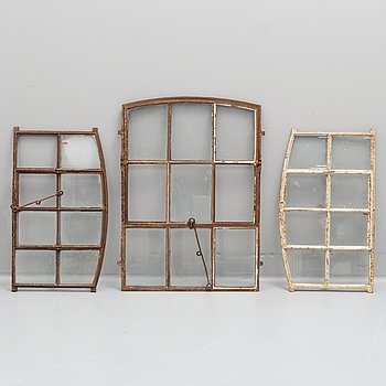 Three circa 1900 windows. - Bukowskis