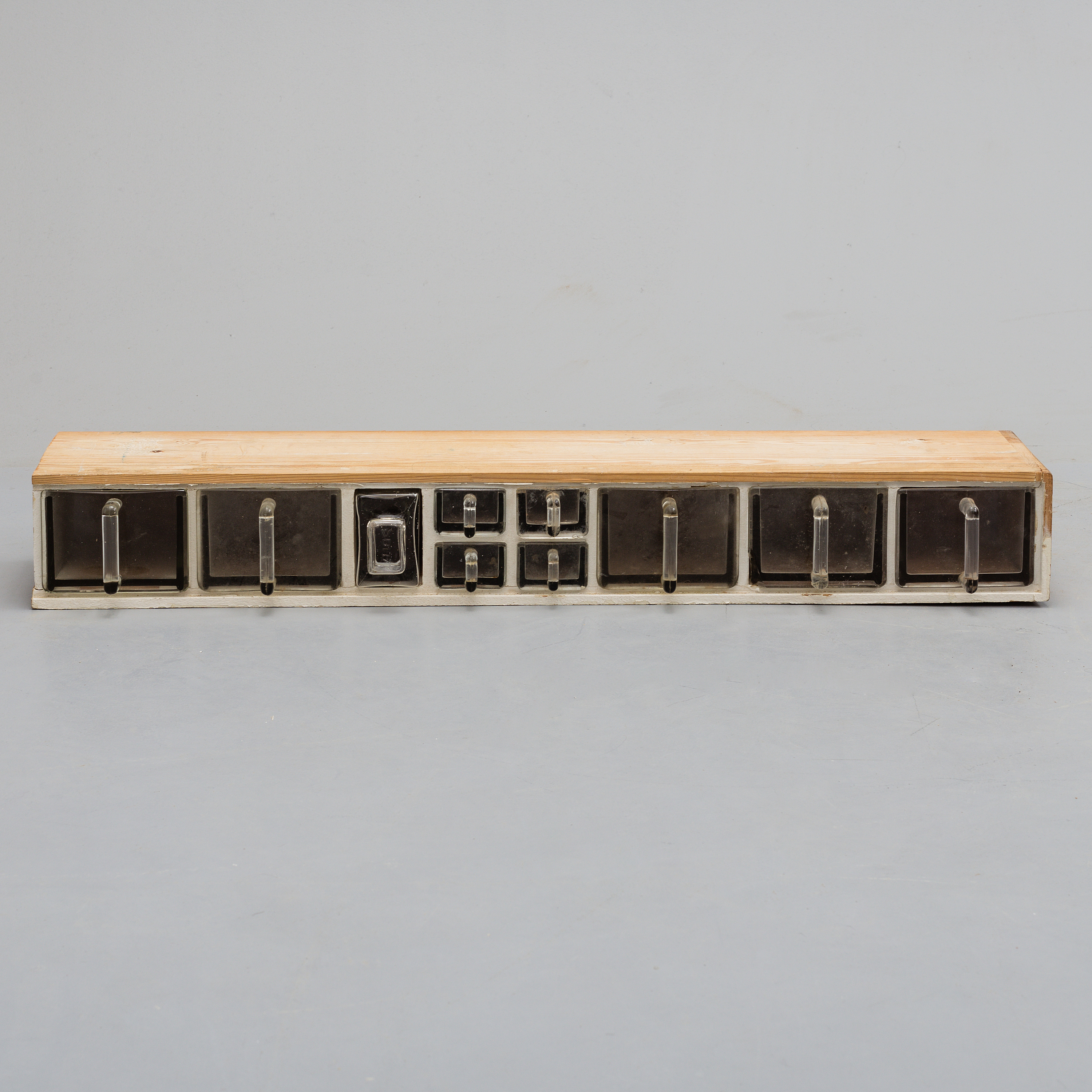 KRYDDHYLLA, "Reda", Gunnar Fredriksson AB, 1930-40-tal. - Bukowskis