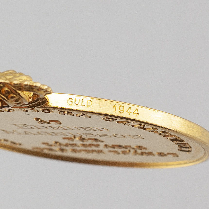 GULDMEDALJ, 18K, från Kungliga Patriotiska Sällskapet, 1944. - Bukowskis