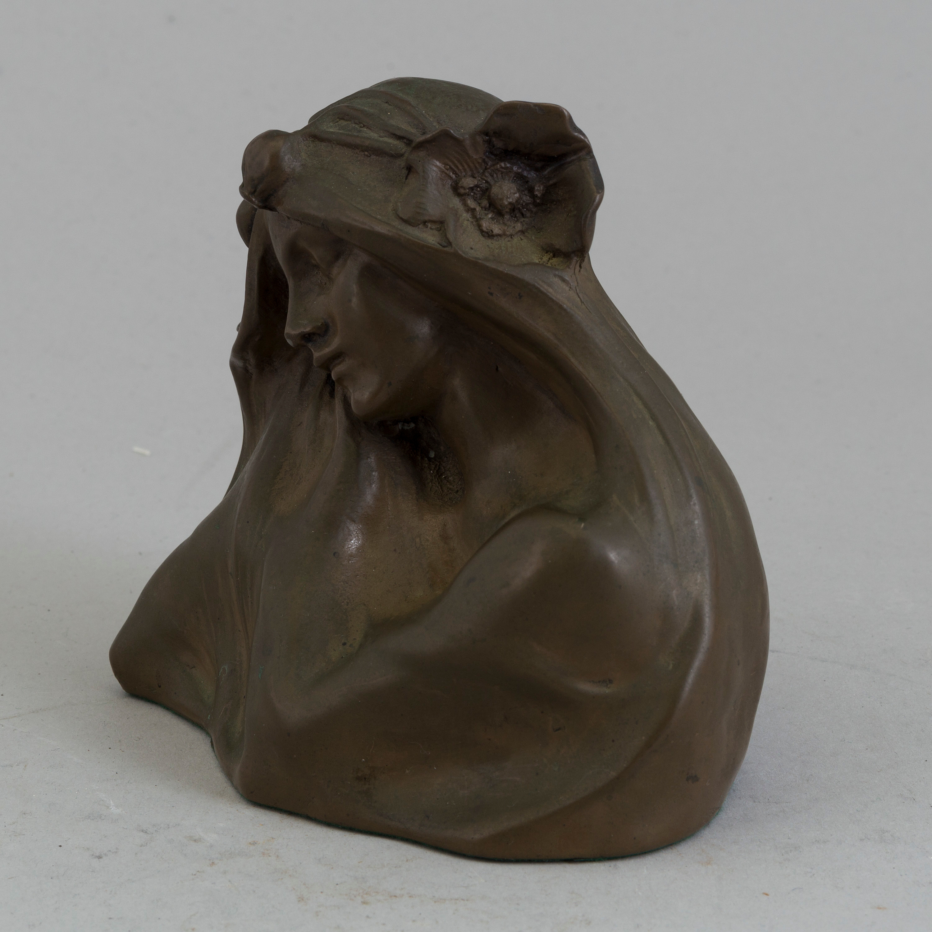 An early 20th century signed bronze sculpture by Hans Müller. - Bukowskis