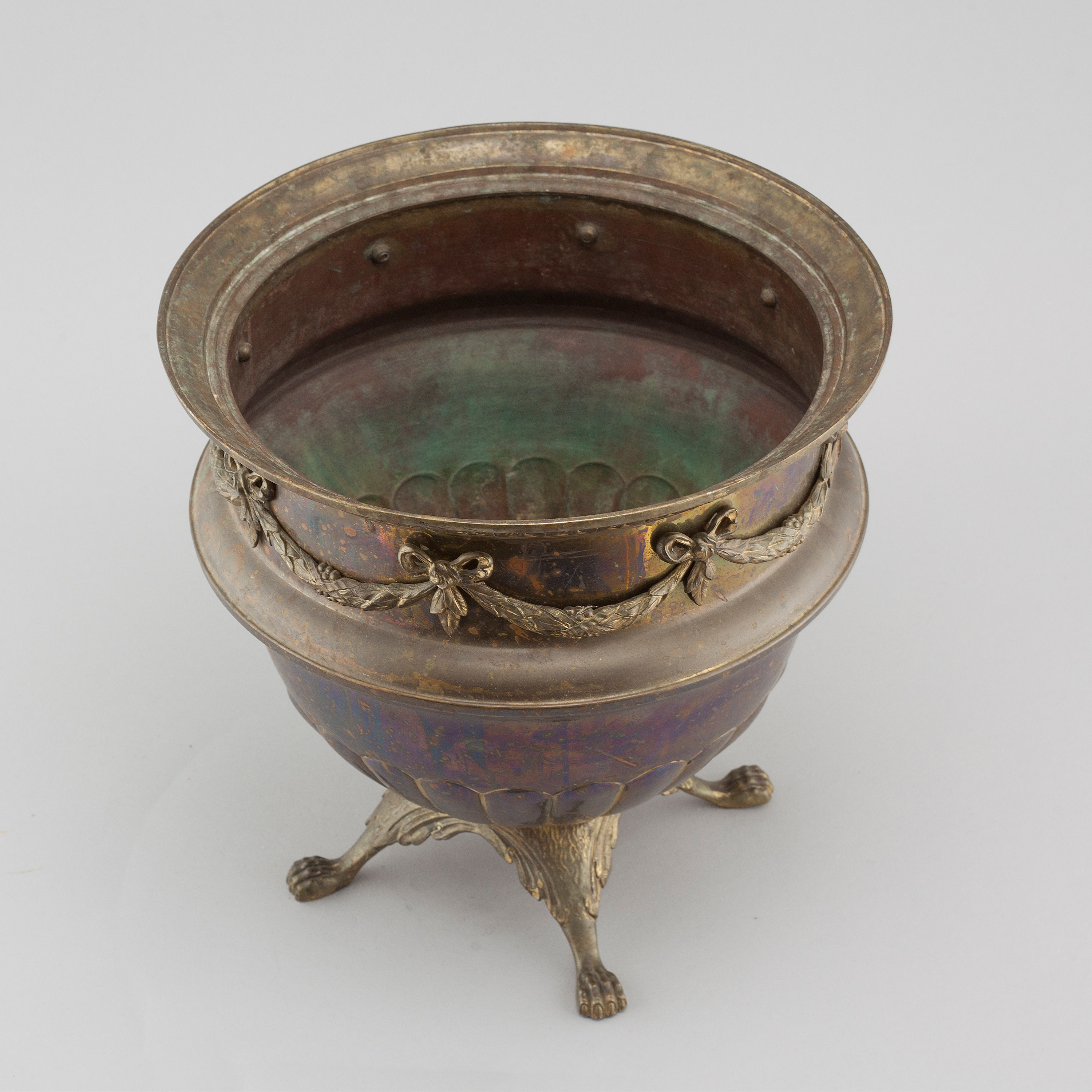 A champagne cooler by William Soutter & Sons in England, late 19th ...