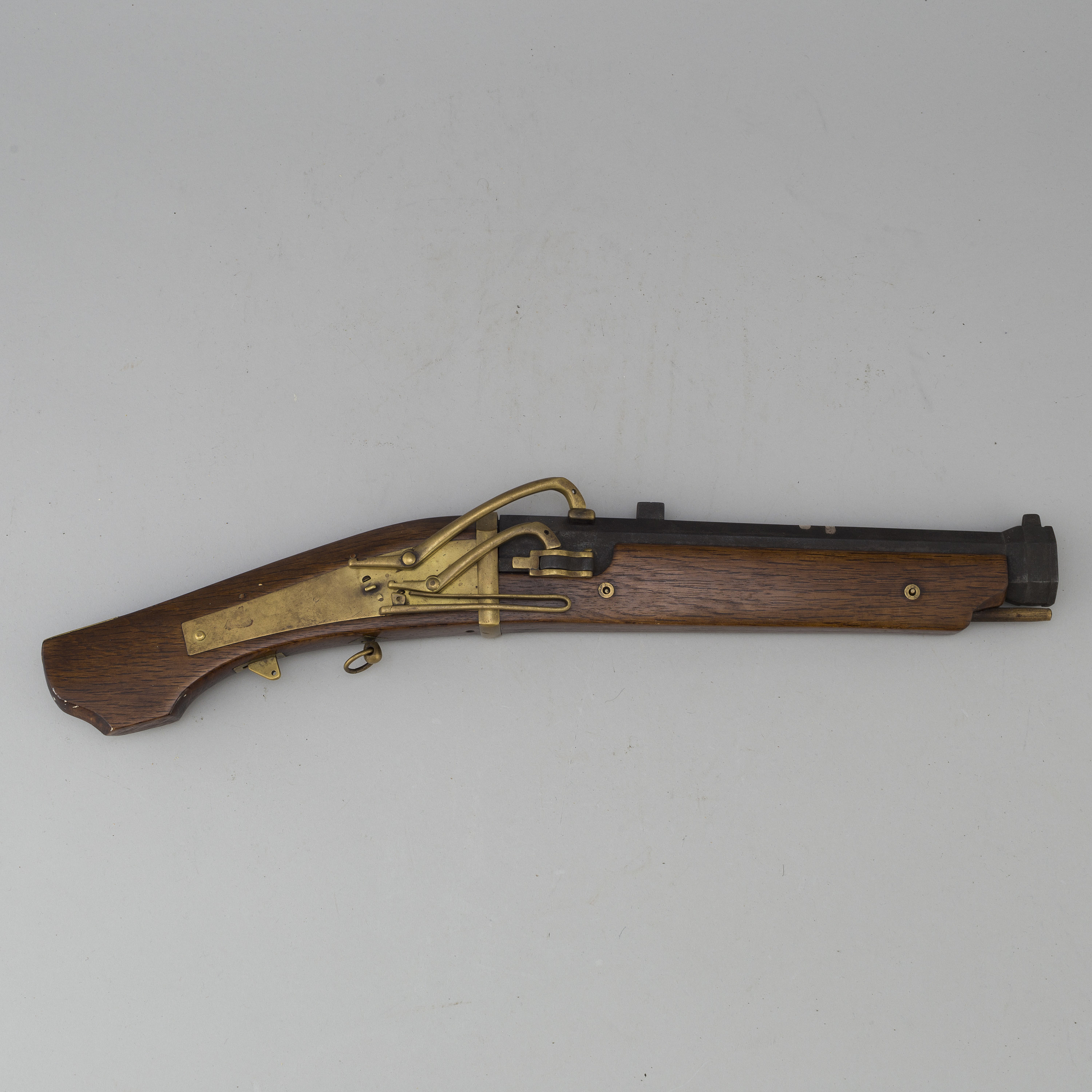 A japanese over-and-under teppo, probably Showa for decoration use ...