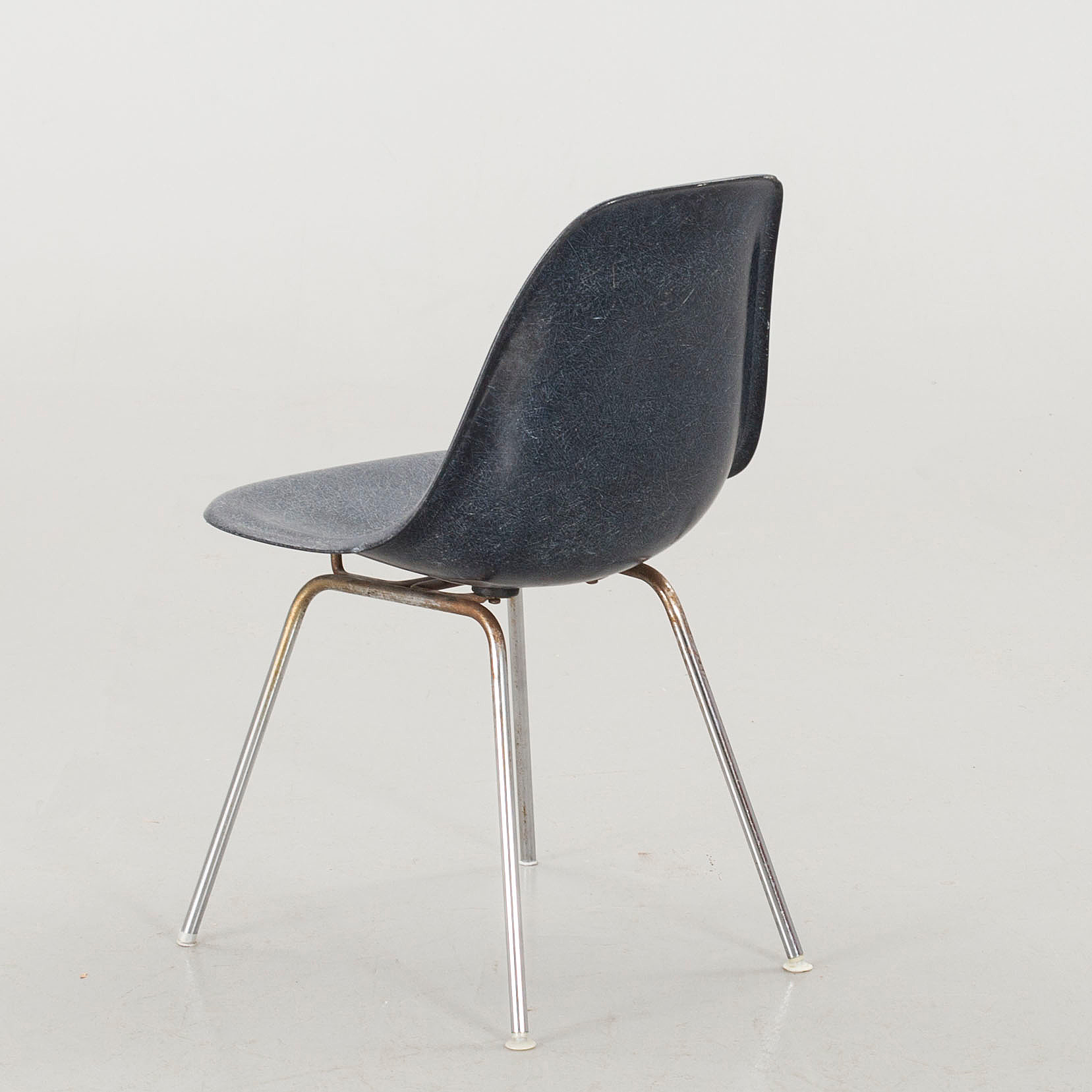 CHARLES & RAY EAMES, stol, Vitra,1900-talets andra hälft. - Bukowskis