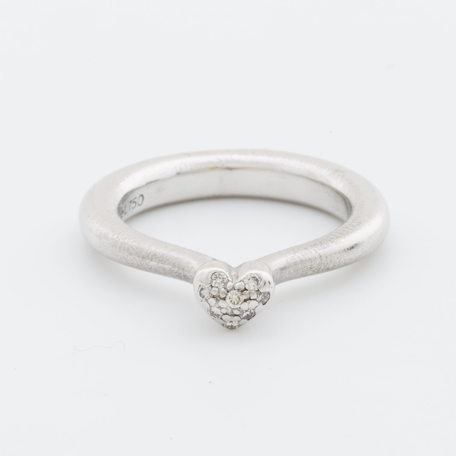 OLE LYNGGAARD RING 18K vitguld m pavesatt hjärta briljanter 0,08 ct TW ...