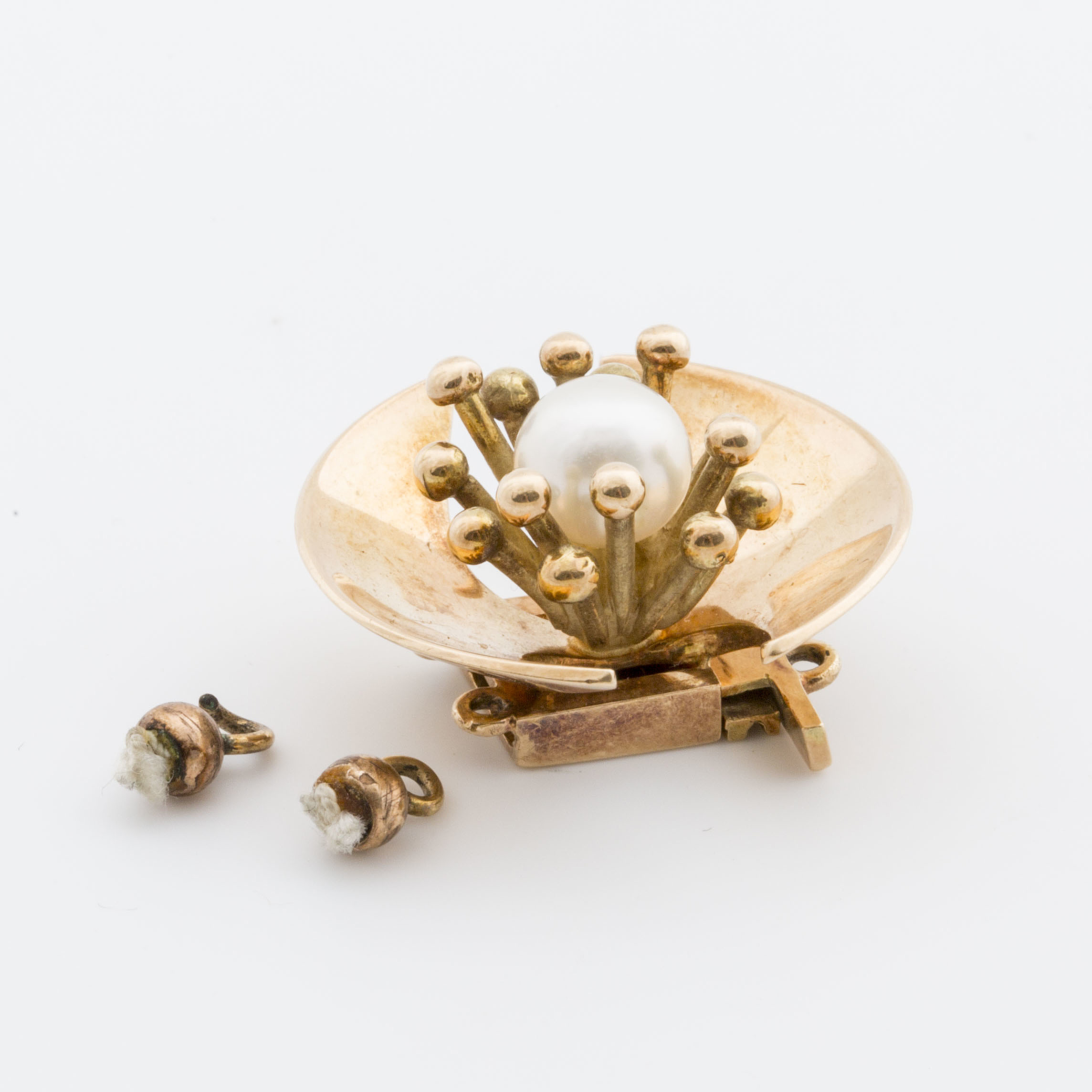 OLE LYNGGAARD, CLASP for double row, 14K gold w 1 cultured pearl ...