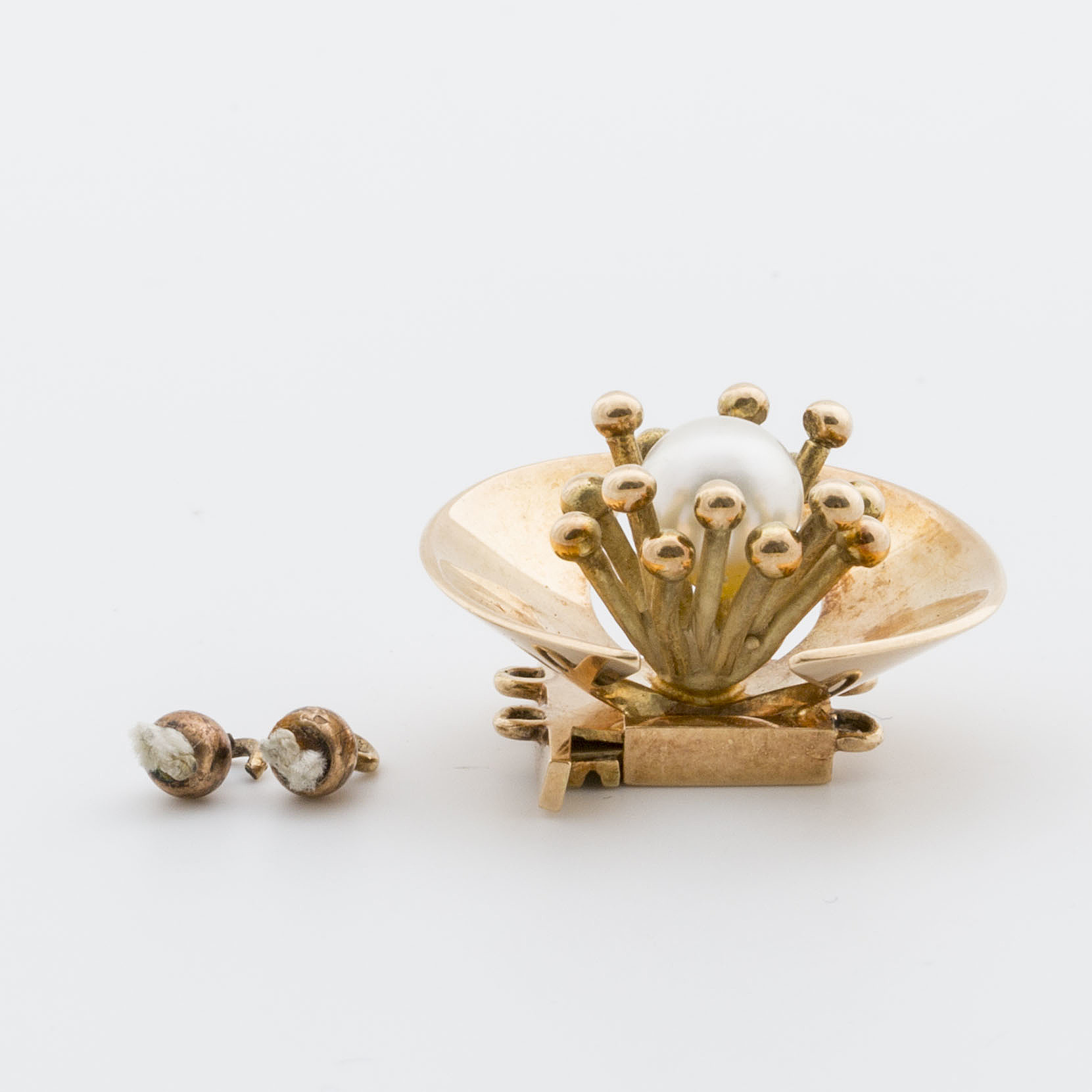 OLE LYNGGAARD, CLASP for double row, 14K gold w 1 cultured pearl ...