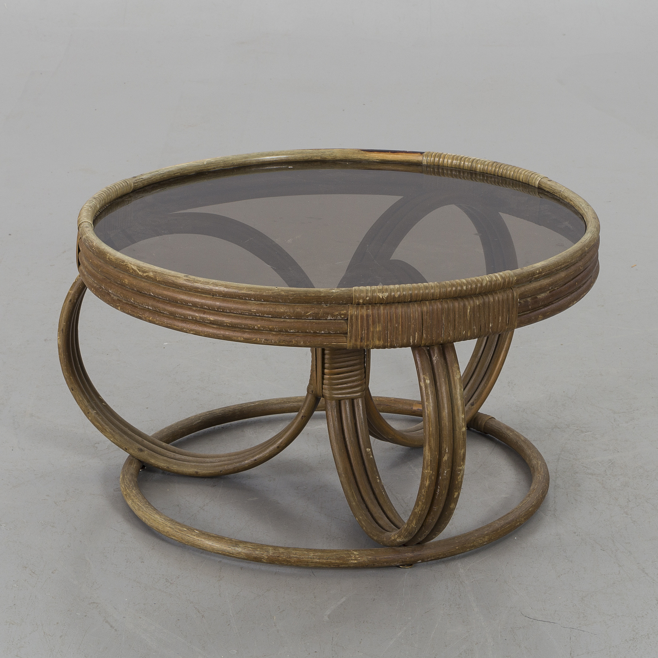 BORD, rotting, 1900-talets andra hälft. - Bukowskis