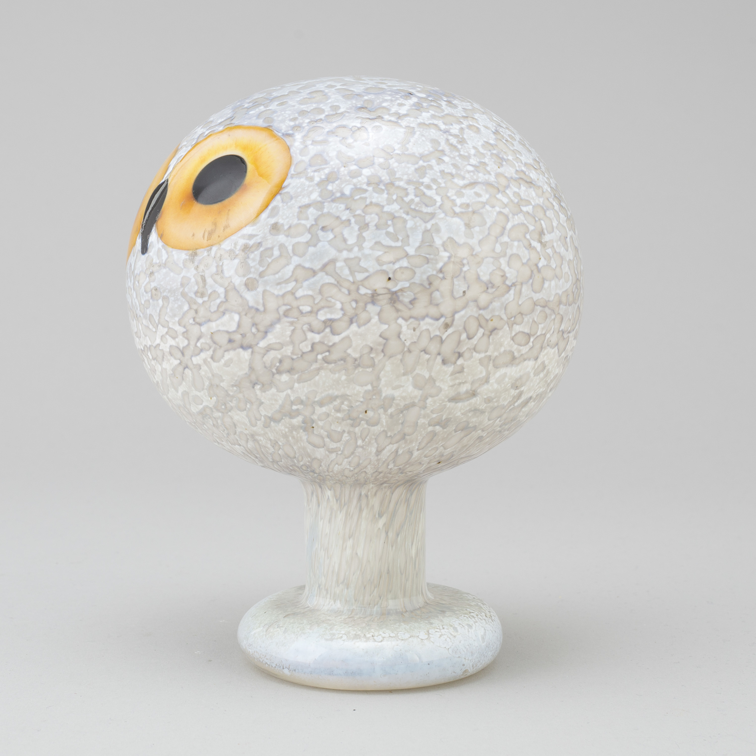 A Oiva Toikka 'owl' glass figure, signed O. Toikka Nuutajärva, late ...