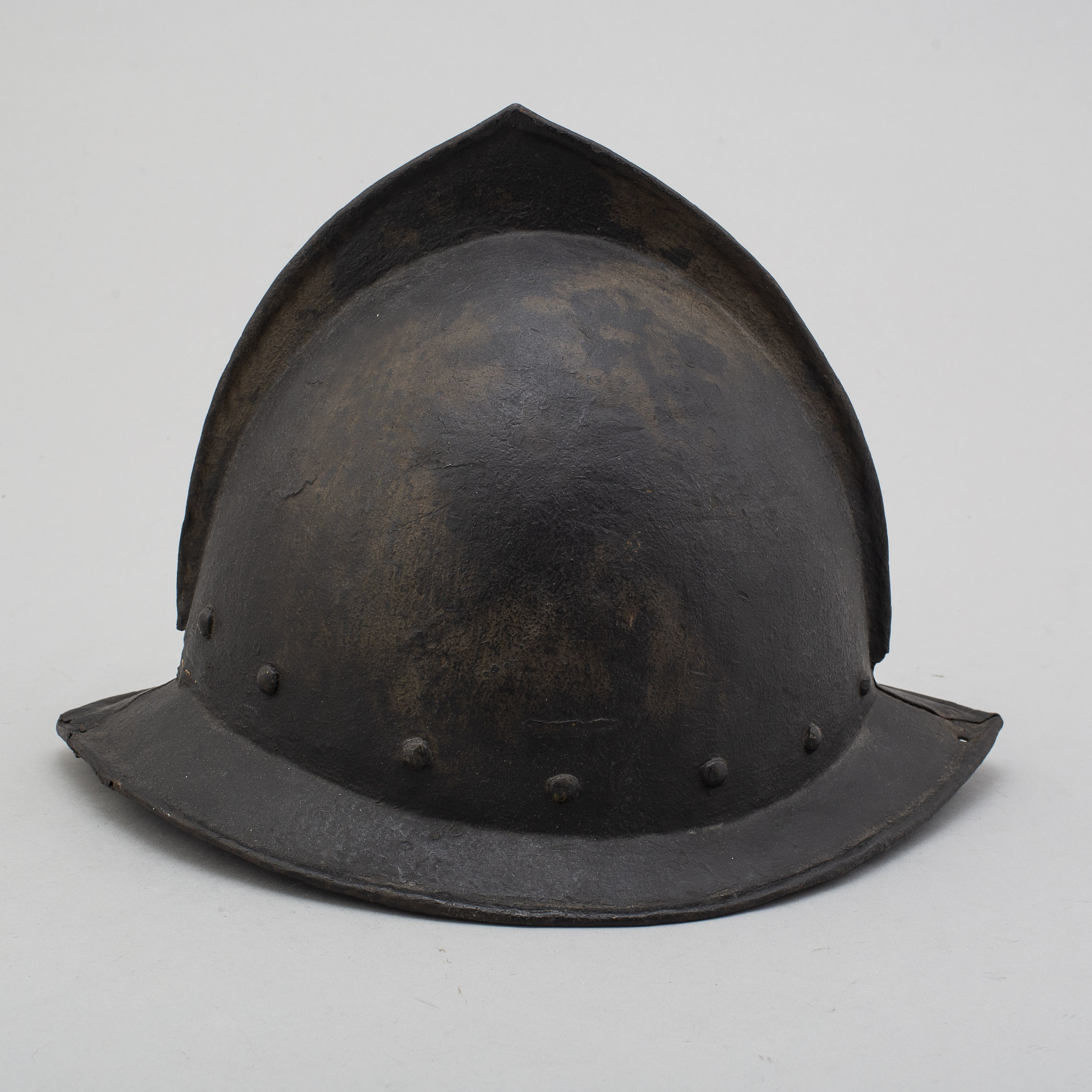 A 17th century morion helmet. - Bukowskis