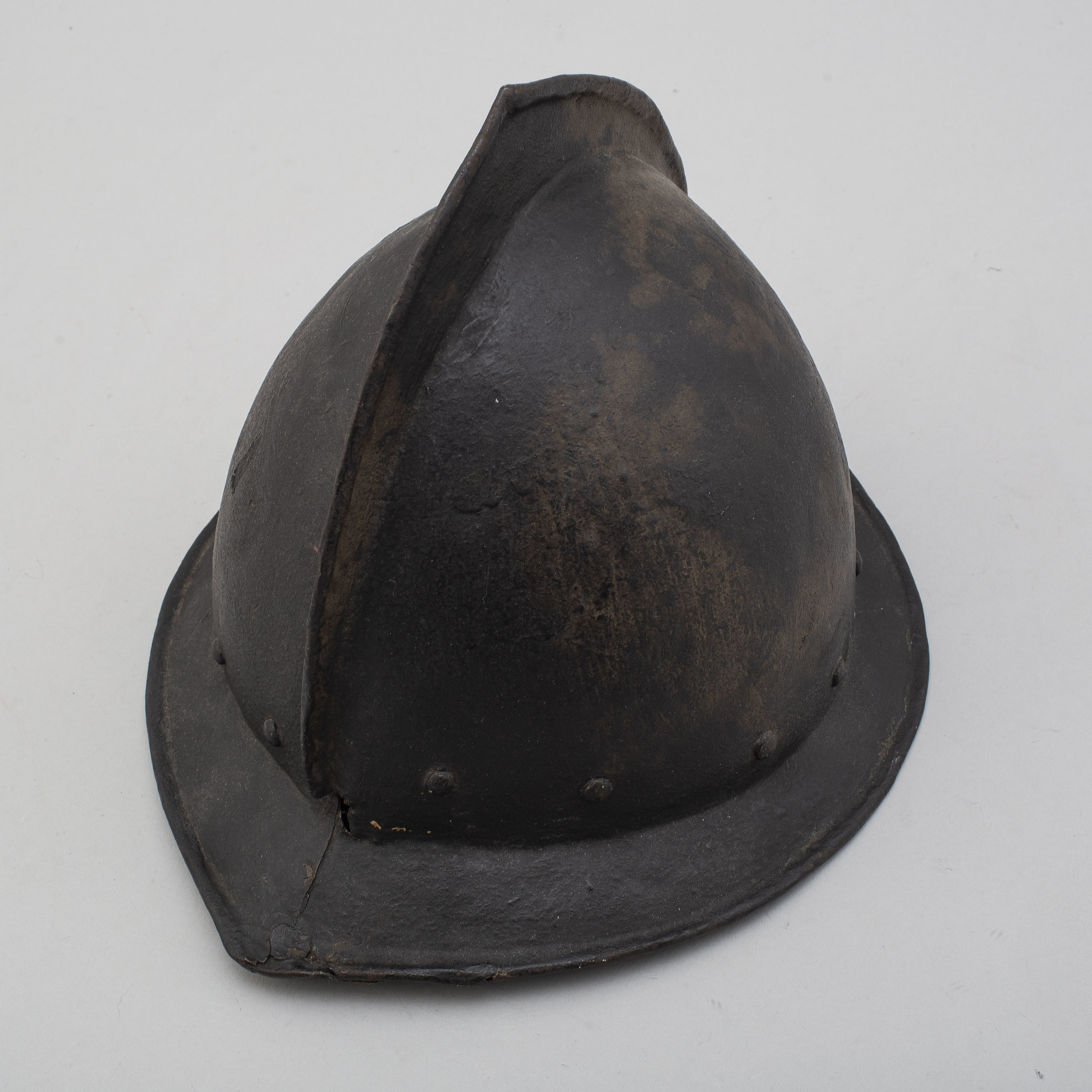 A 17th century morion helmet. - Bukowskis