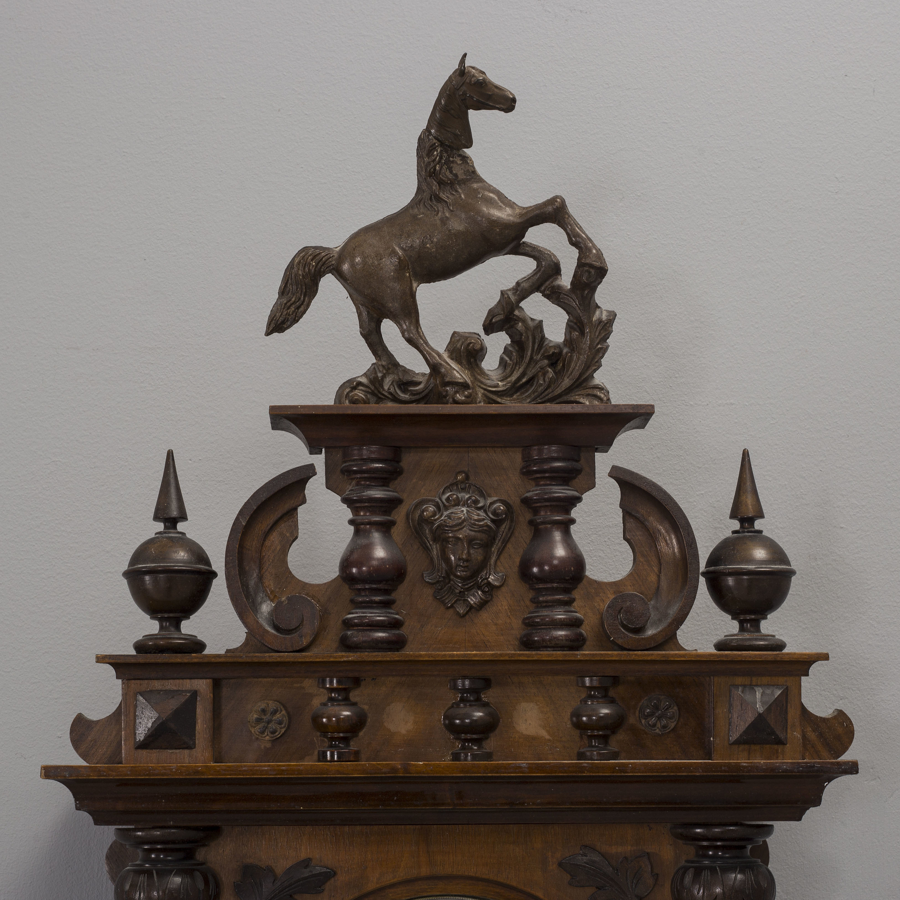 A circa 1900 Renaissance style wall clock. - Bukowskis