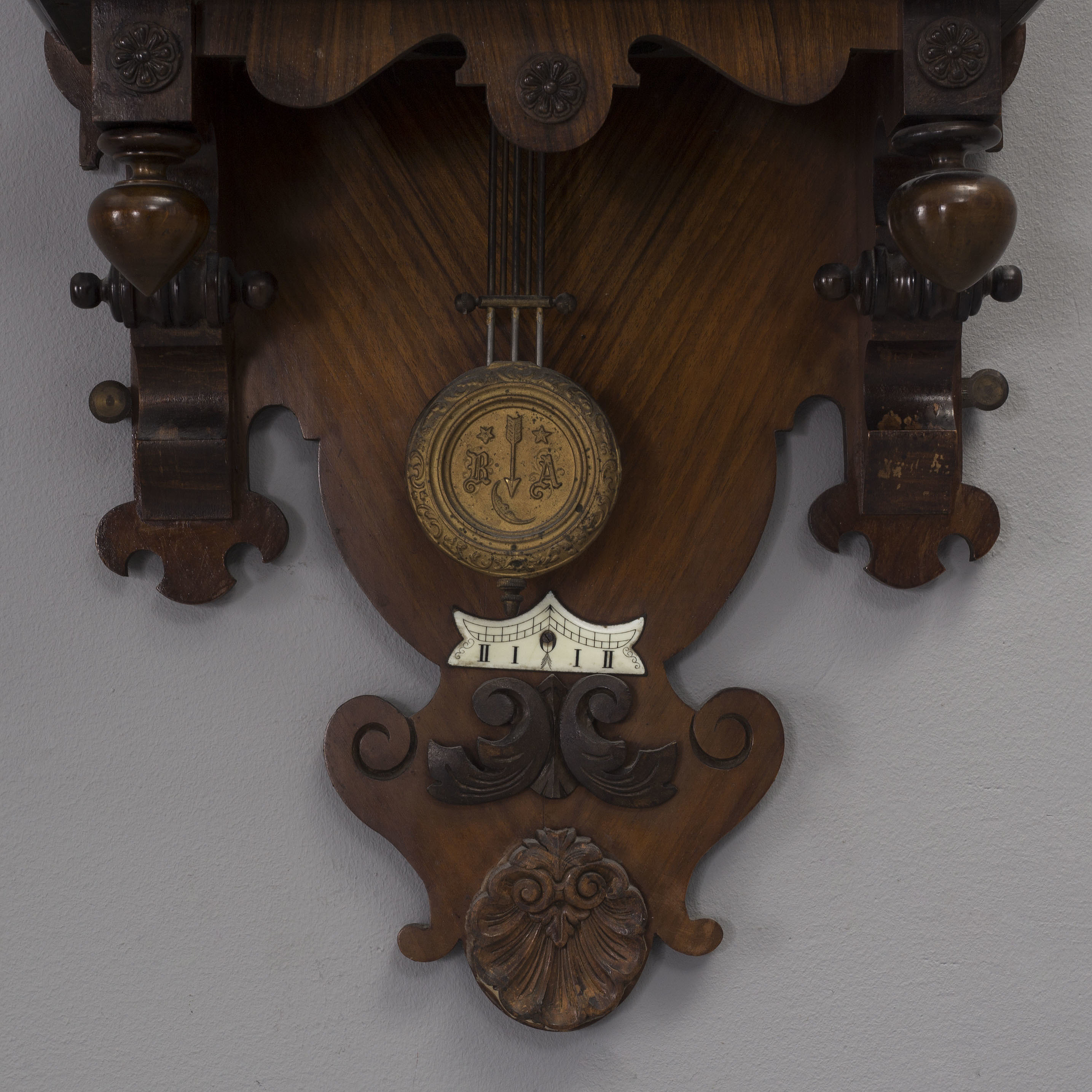 A circa 1900 Renaissance style wall clock. - Bukowskis