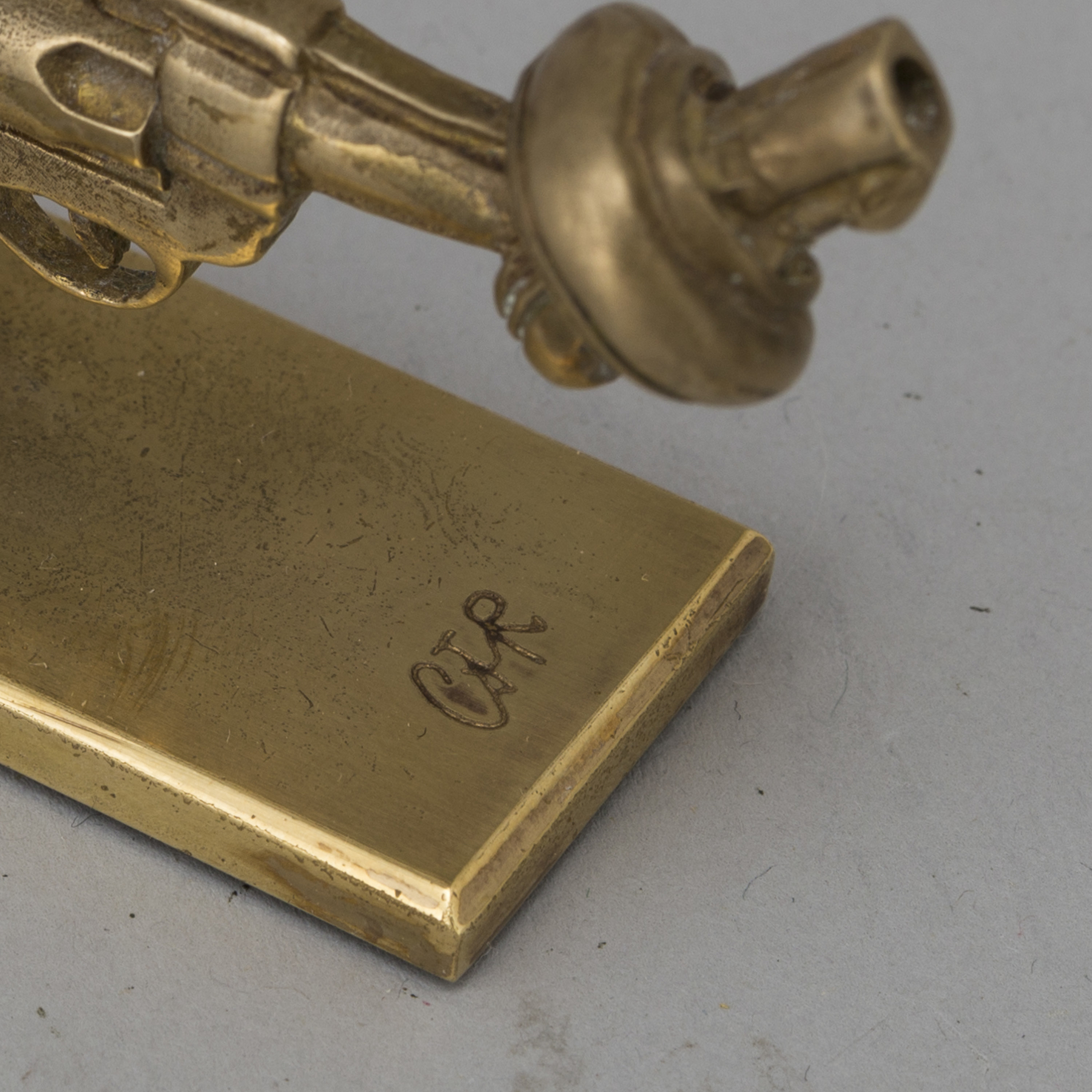 CARL FREDRIK REUTERSWÄRD, skulptur, "Non violence", mässing, för ...