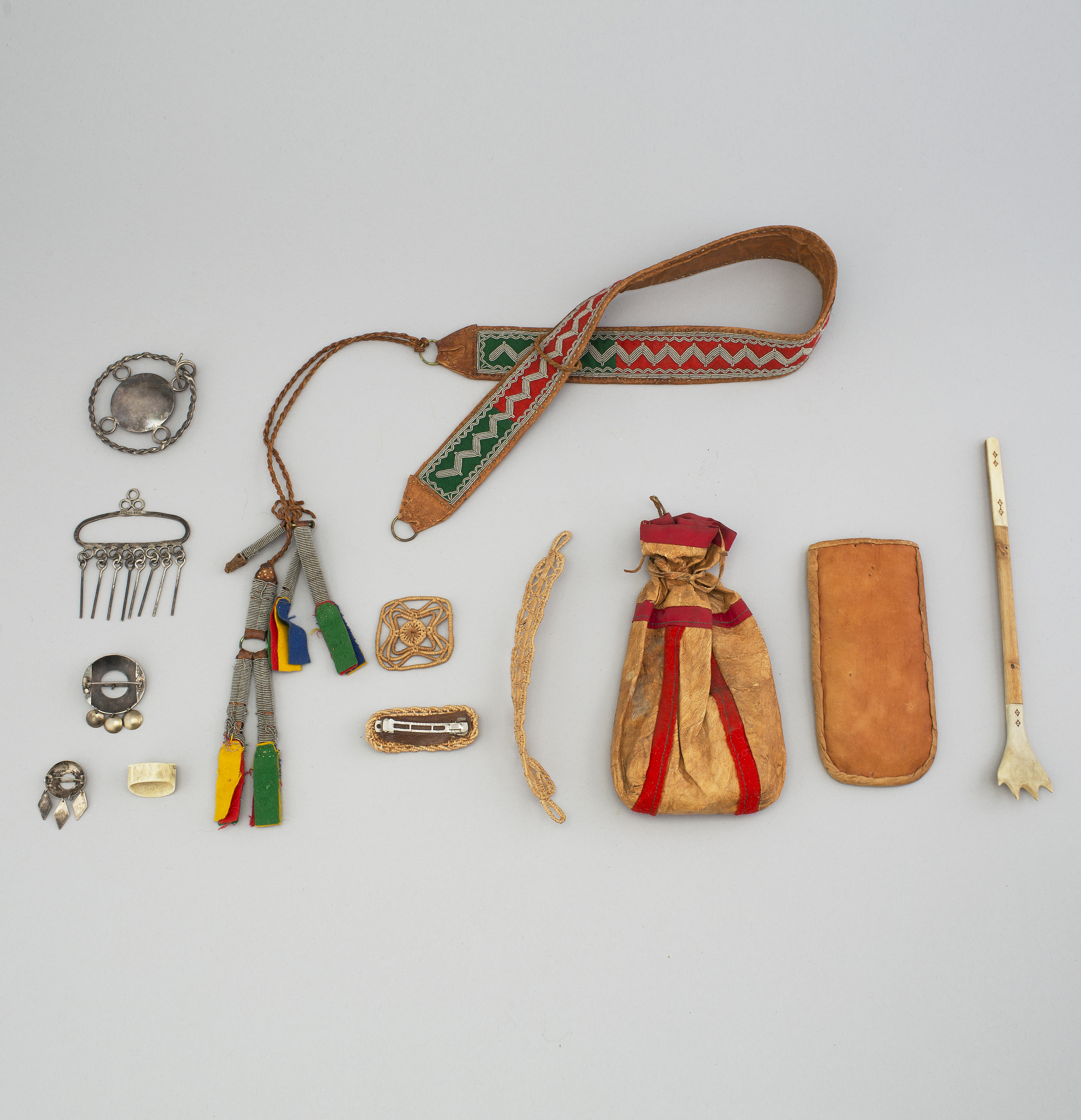 Twelve Sami items, 20th century. - Bukowskis
