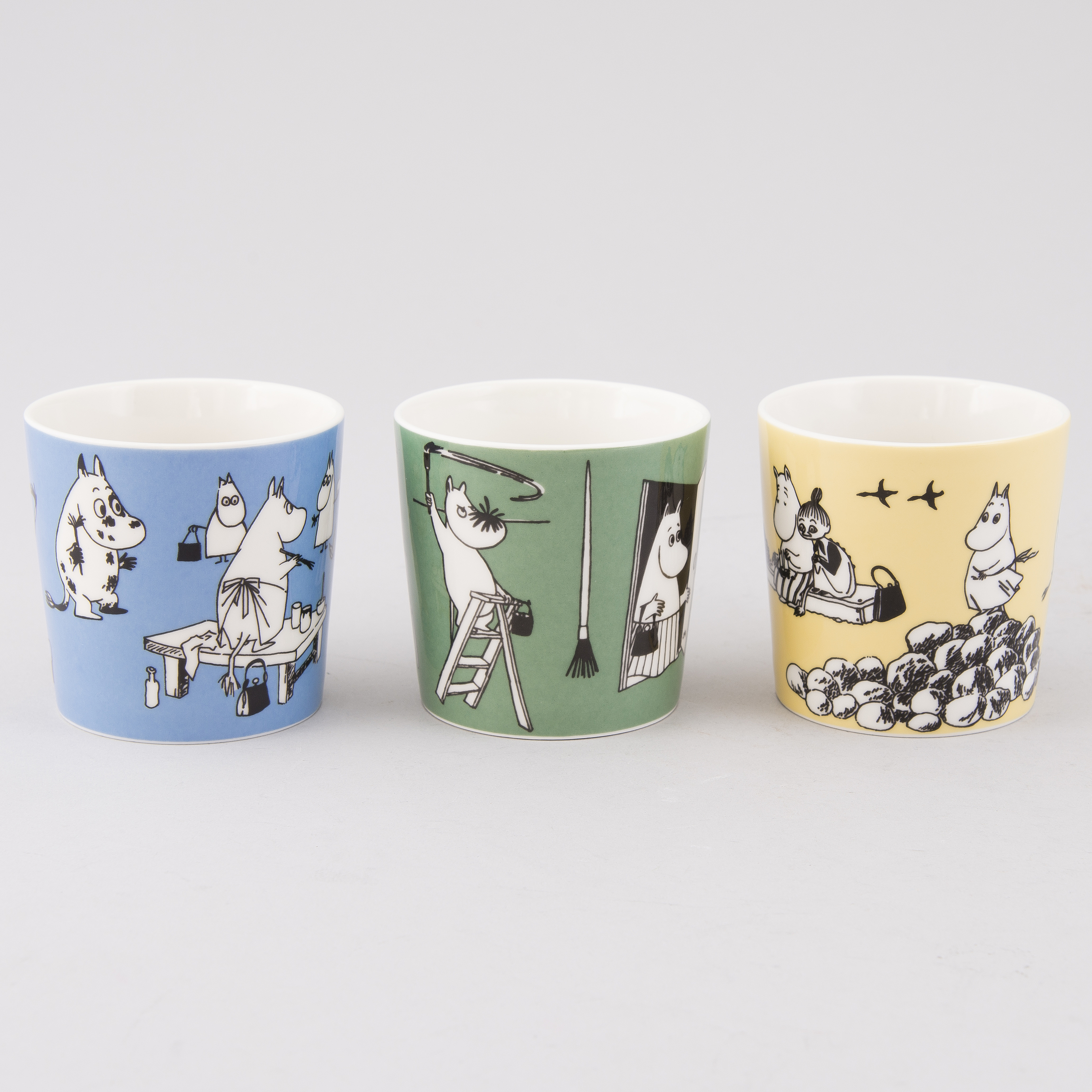 Three 1990s Moomin porcelain mugs, Moomin Characters, Arabia. - Bukowskis