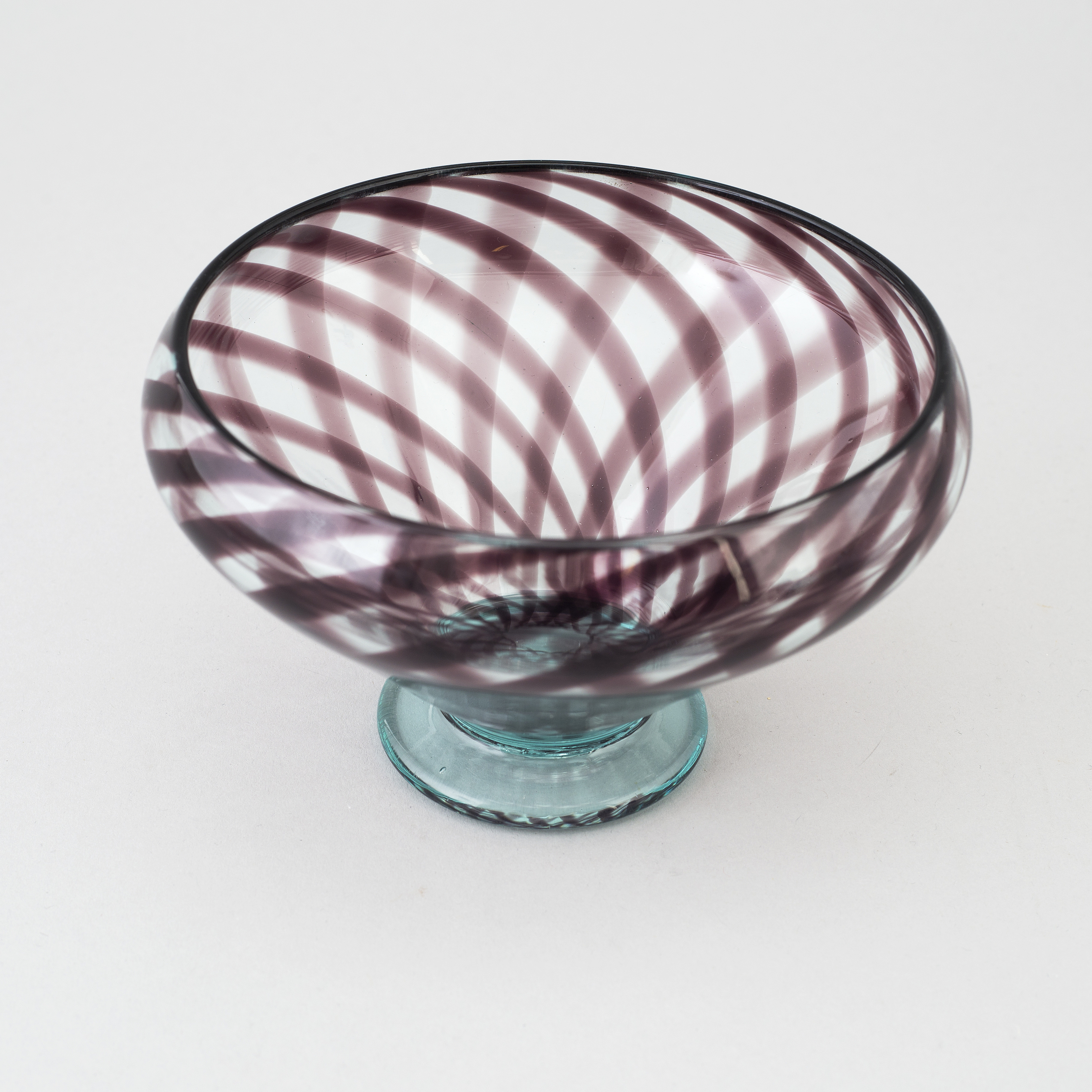 A possibly Italy glas bowl, second half of the 20th century. - Bukowskis