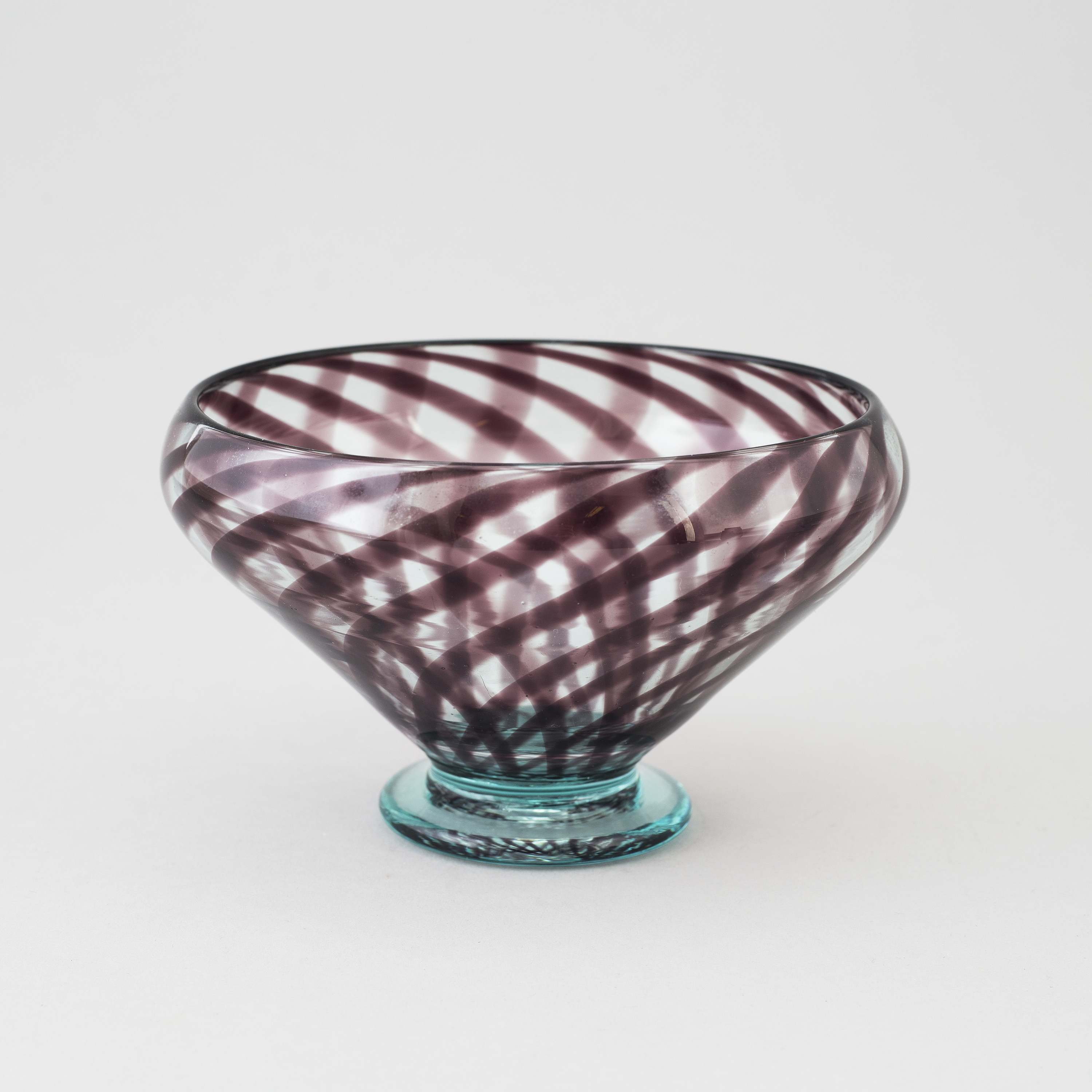 A possibly Italy glas bowl, second half of the 20th century. - Bukowskis