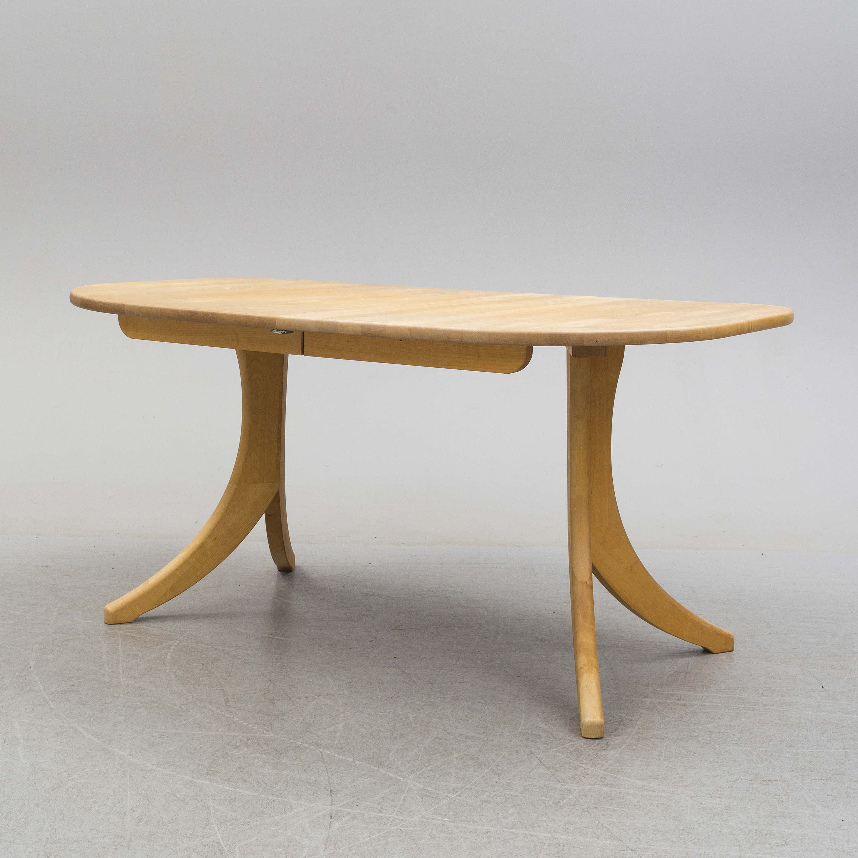A dining table from Stolab 2006. - Bukowskis