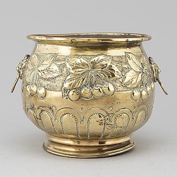 An 18th/19th century brass flower pot. - Bukowskis
