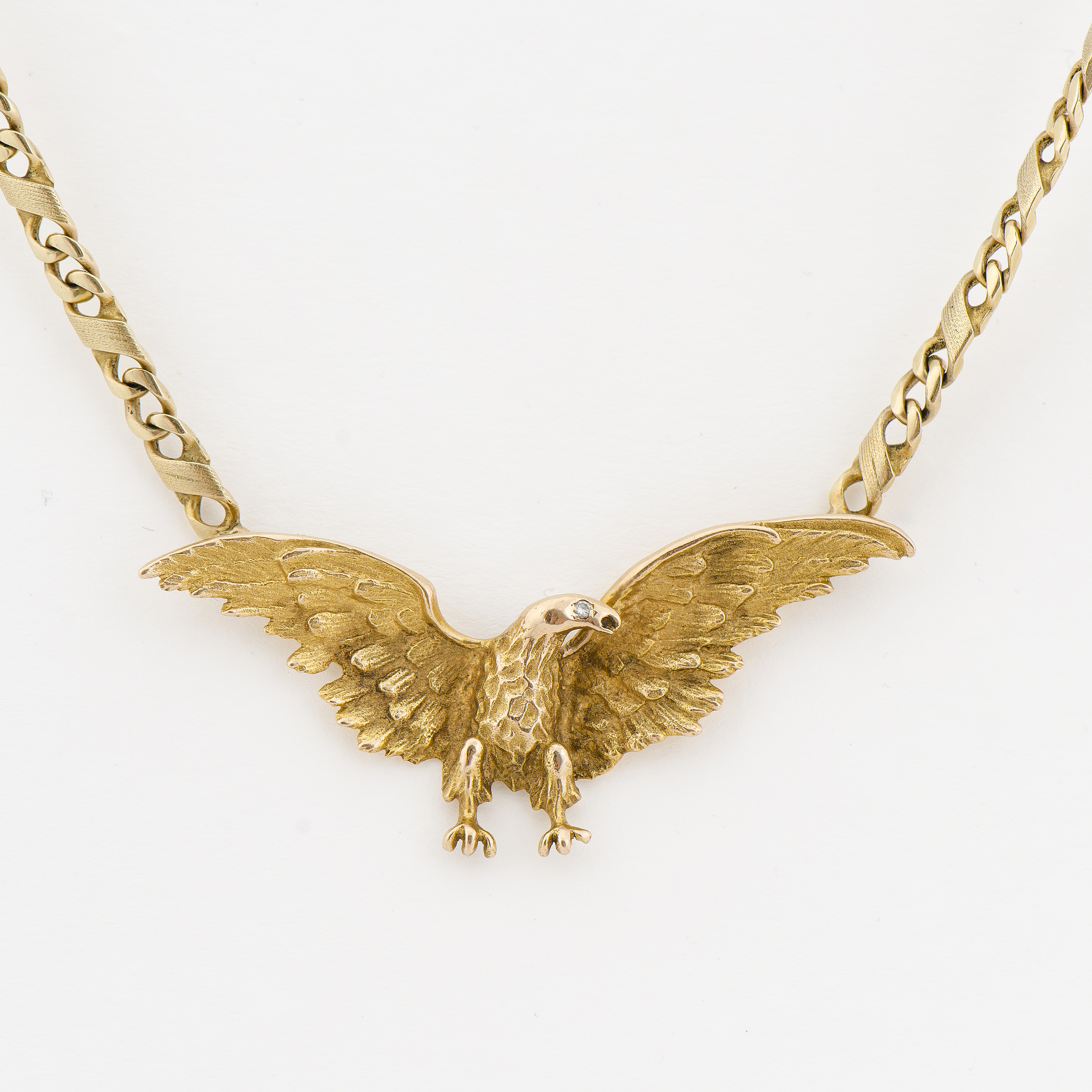 A NECKLACE, 14K gold, small brilliant cut diamond. - Bukowskis