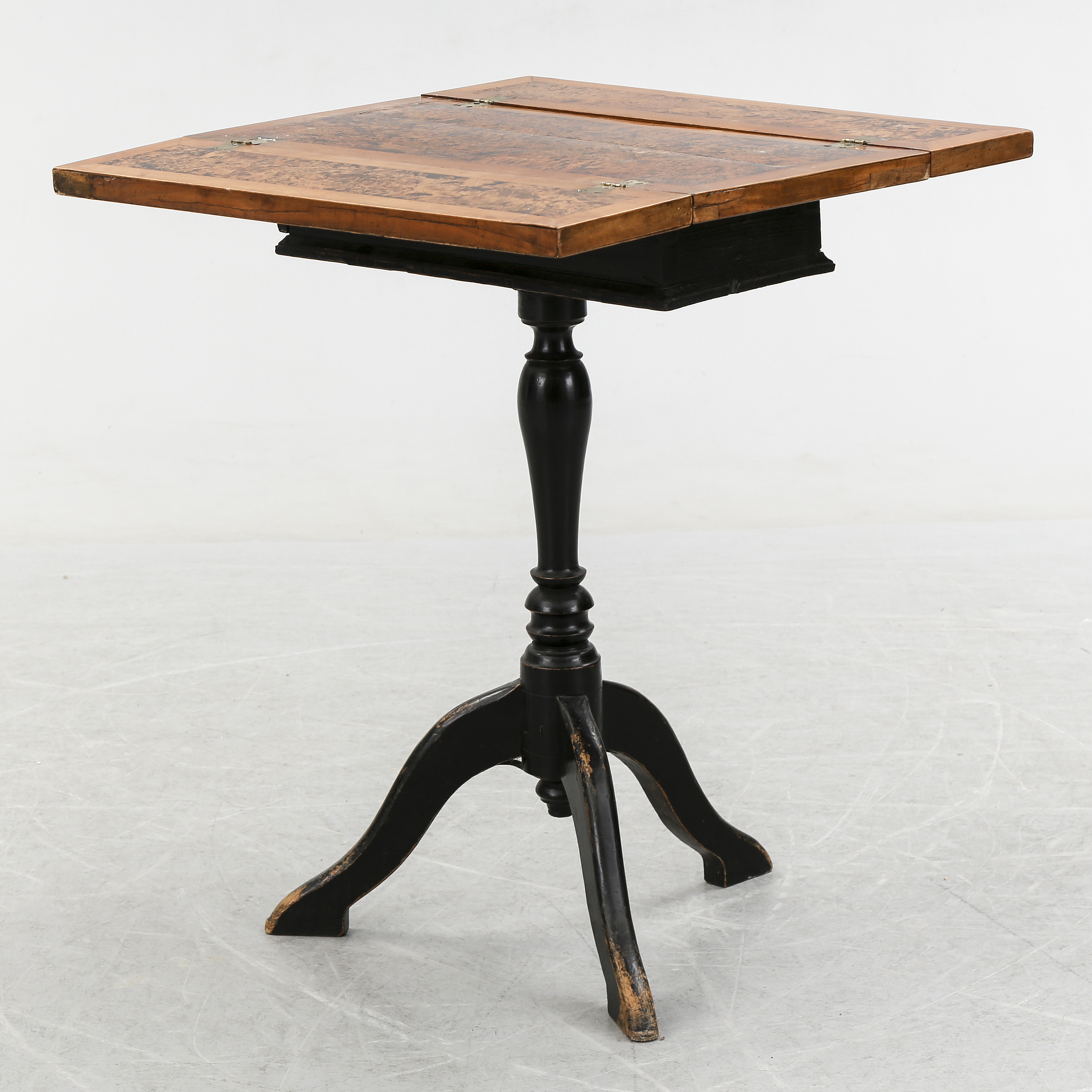 An early 19th century table. - Bukowskis