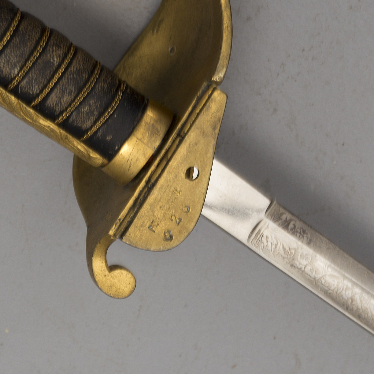 A naval officers sword 1915 pattern and a sword 1876 pattern. - Bukowskis