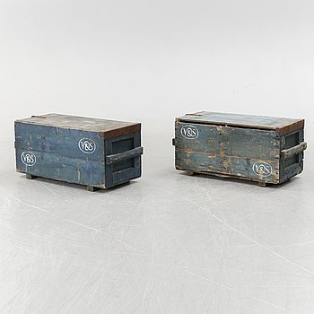 Two wooden boxes, early 1900's. - Bukowskis