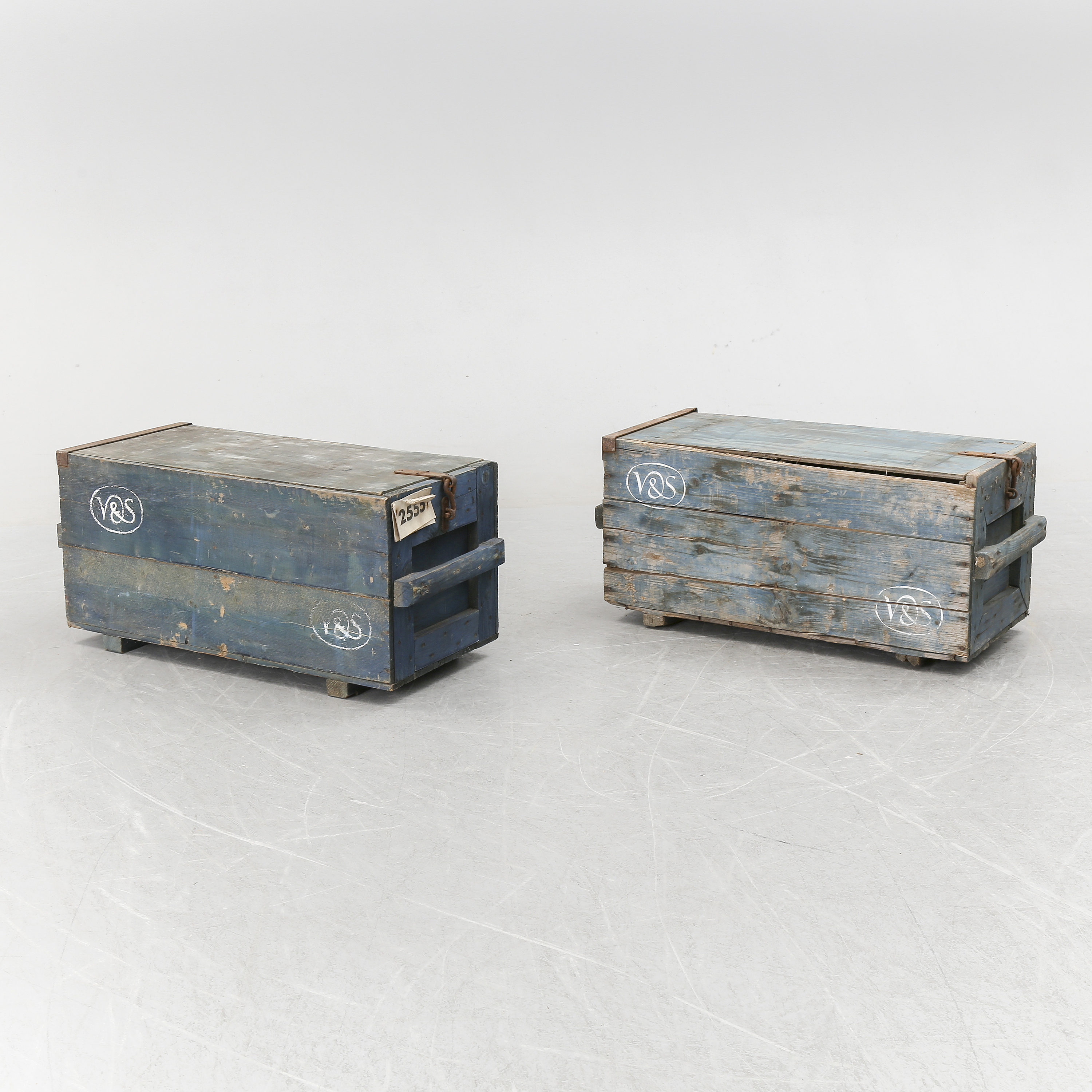 Two wooden boxes, early 1900's. - Bukowskis