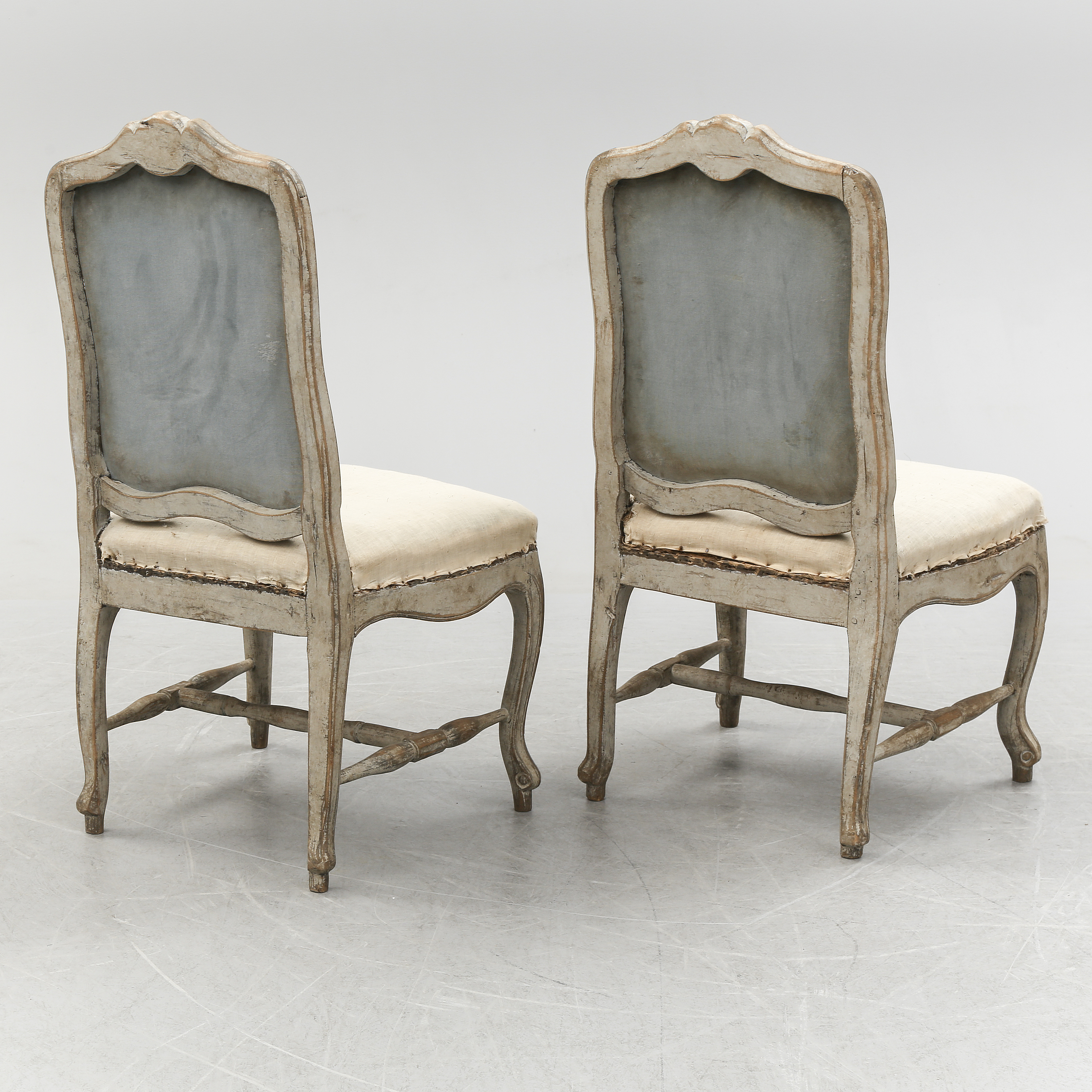 A pair of mid 18th century rococo chairs. - Bukowskis