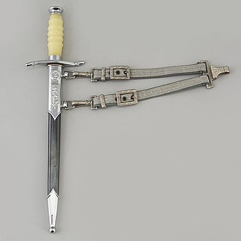 An east german officer's dagger with scabbard. - Bukowskis