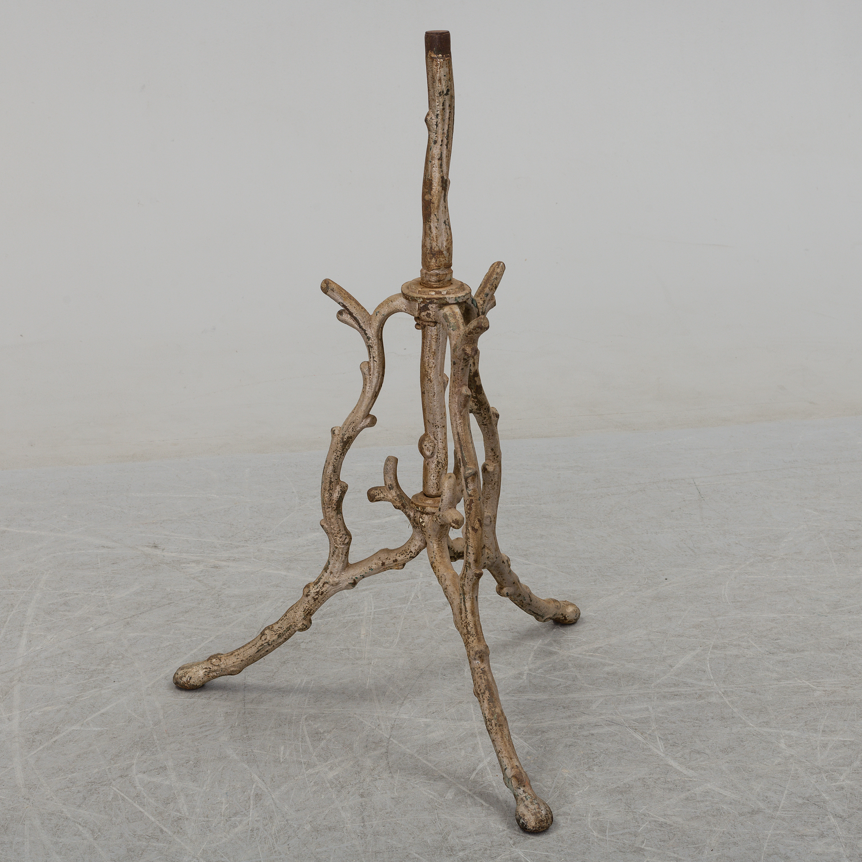 Cast iron stands, 20th century. - Bukowskis