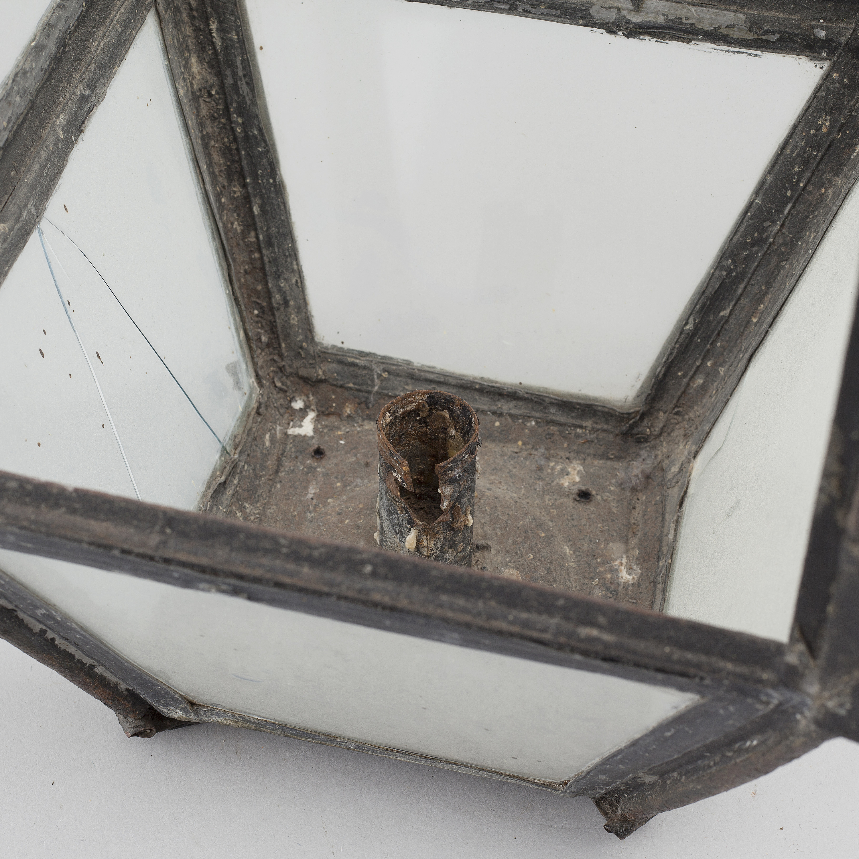 LANTERN, plate, 18th century. - Bukowskis