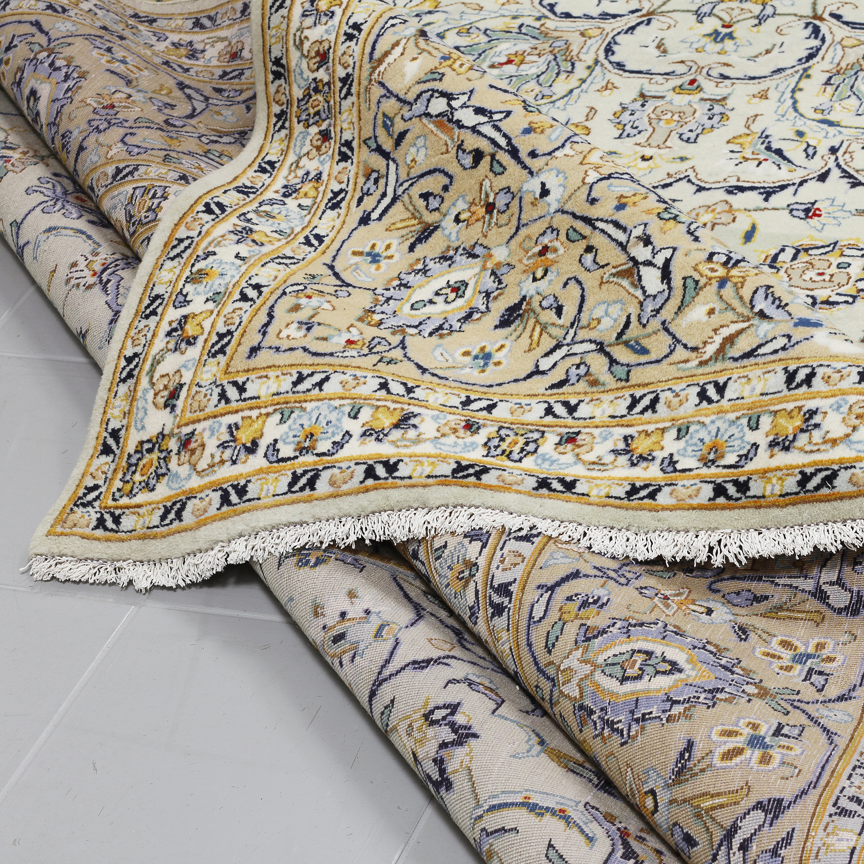 A Keshan rug, signed, 421 x 298 cm. - Bukowskis