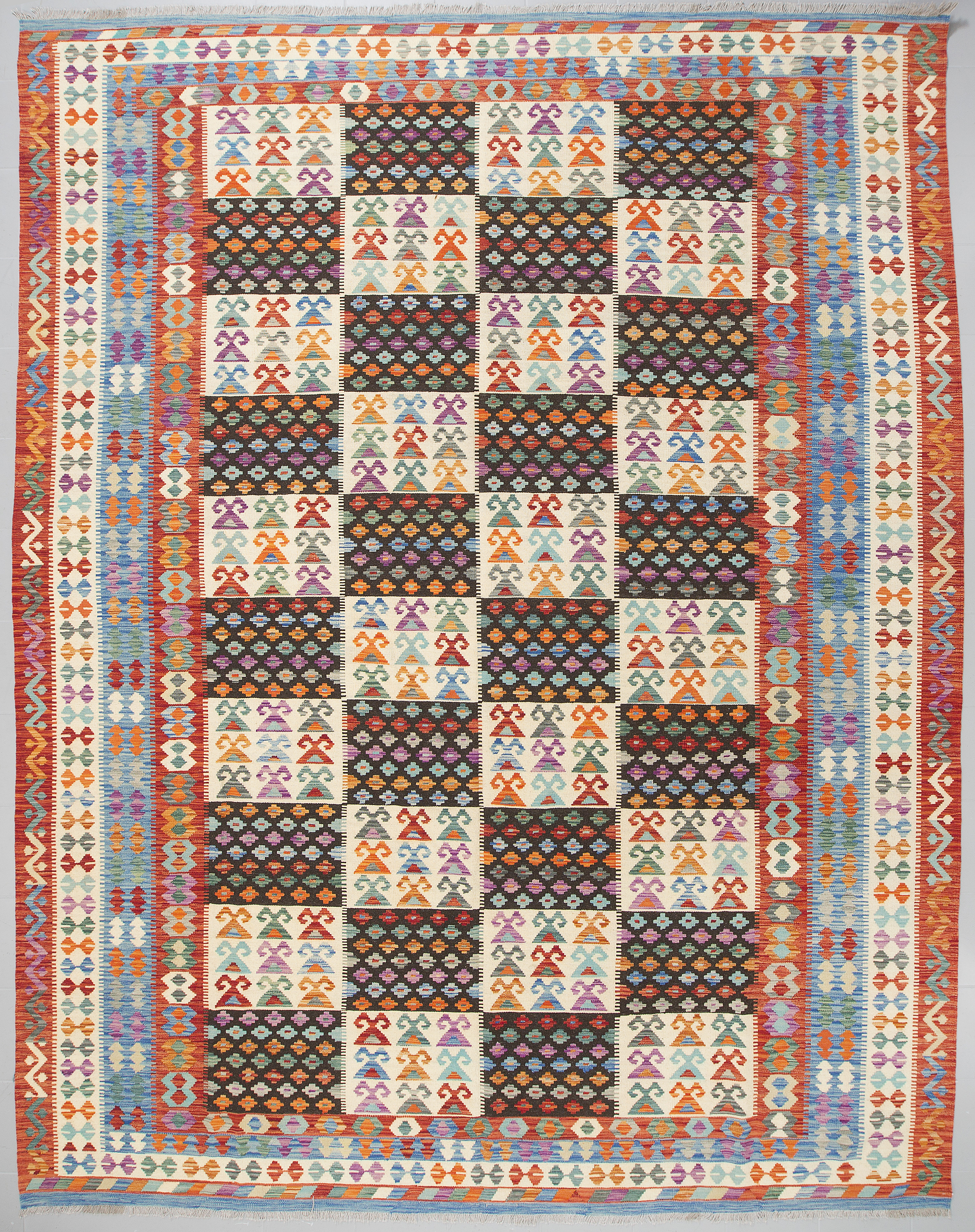A kelim rug, 390 x 310 cm. - Bukowskis