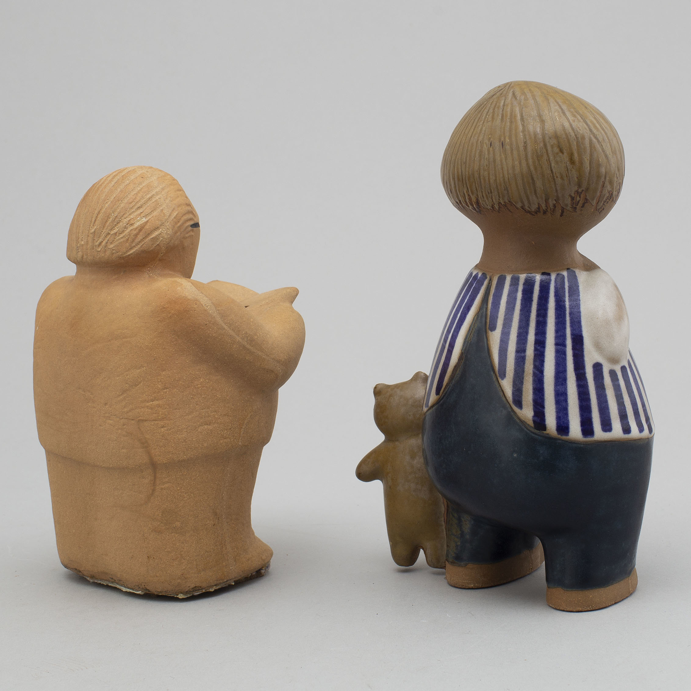 Two stoneware figurines by Lisa Larson, Gustavsberg. - Bukowskis