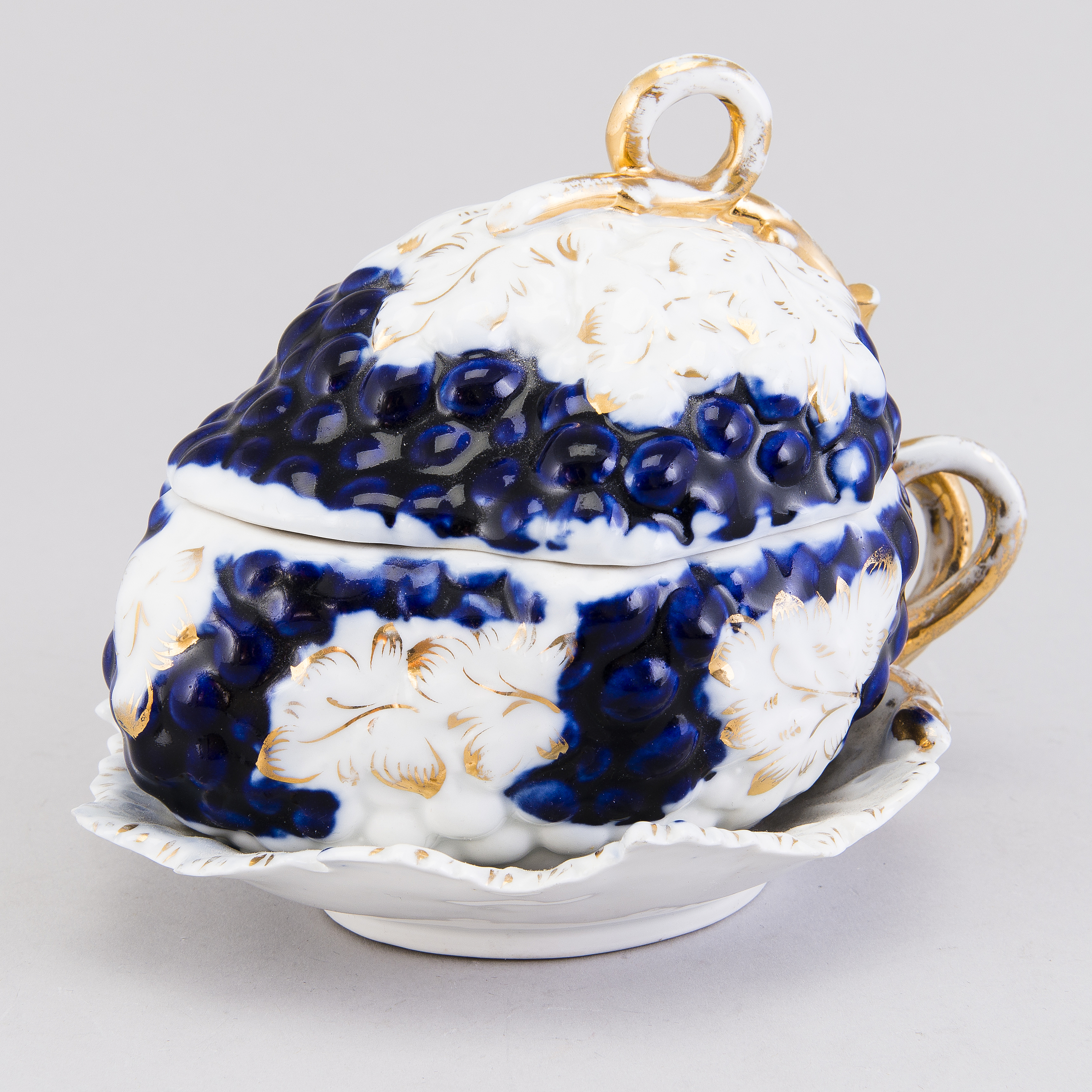 BONBONJÄR, porslin, Kuznetsov, Ryssland, 1892-1917. - Bukowskis